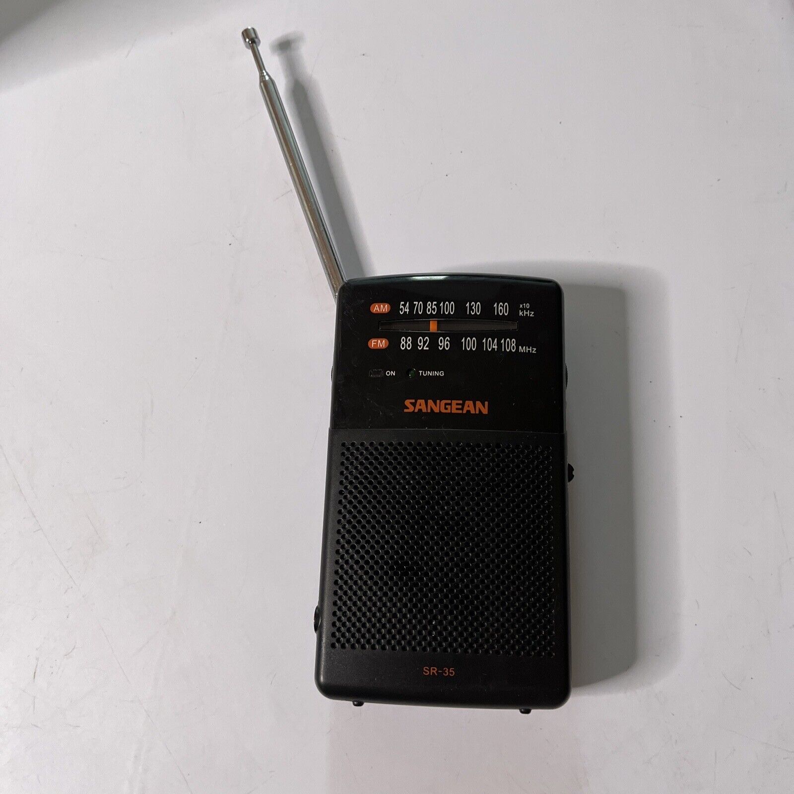 Sangean SR-35 AM/FM Portable Pocket Radio – Retro Unit