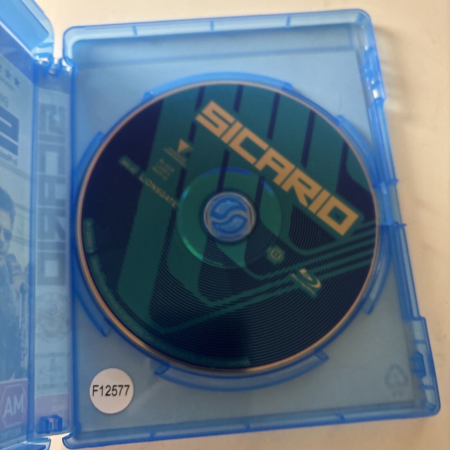 Sicario (Blu-ray, 2015) Benicio del Toro, Emily Blunt, Josh Brolin Reg ...