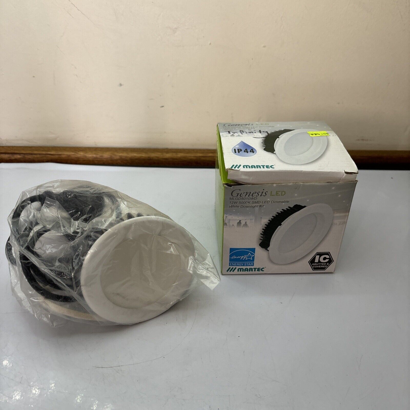 Martec LED Dimmable White Downlight Kit 12W 5000K – Retro Unit