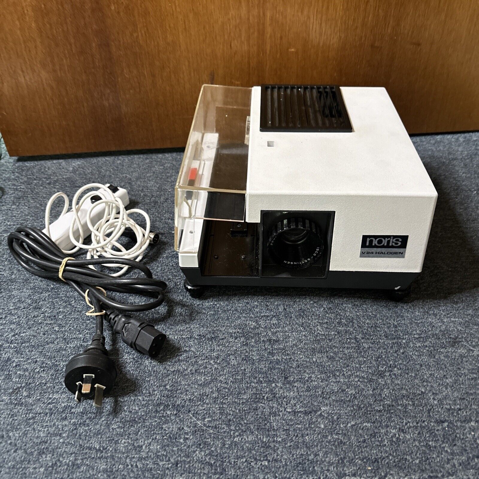 Noris V24 Halogen 35mm Film Slide Projector *Require Lightbulb Replace ...