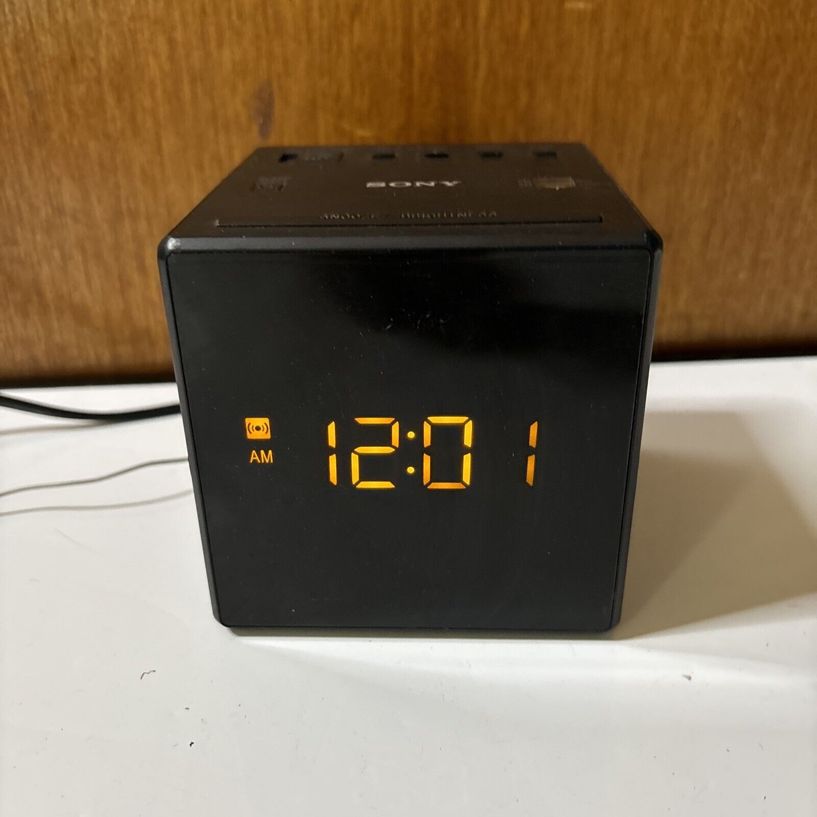 Sony LCD Display Alarm Digital Clock AM/FM Radio ICF-C1 – Retro Unit
