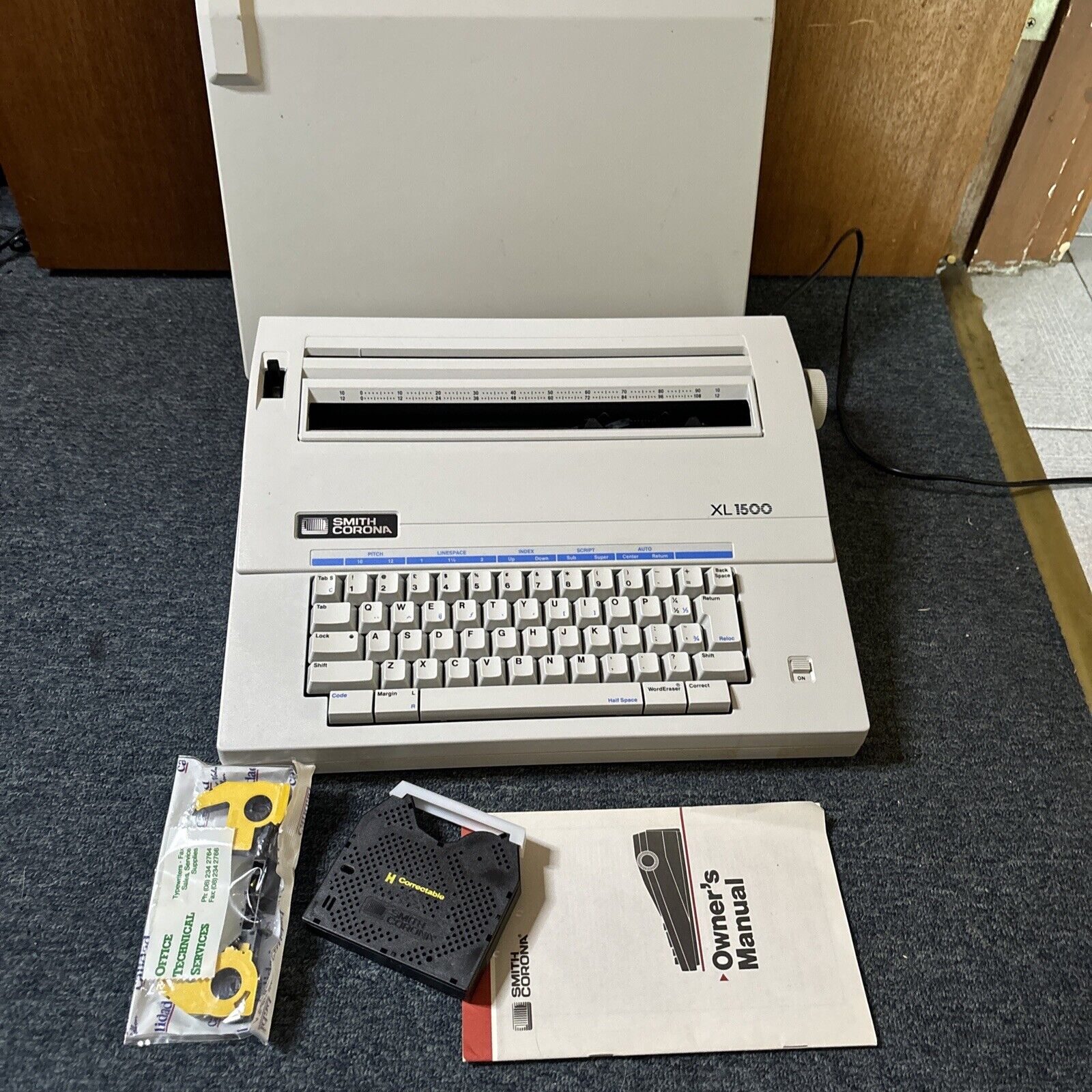 Smith Corona XL1500 Electronic Typewriter – Retro Unit