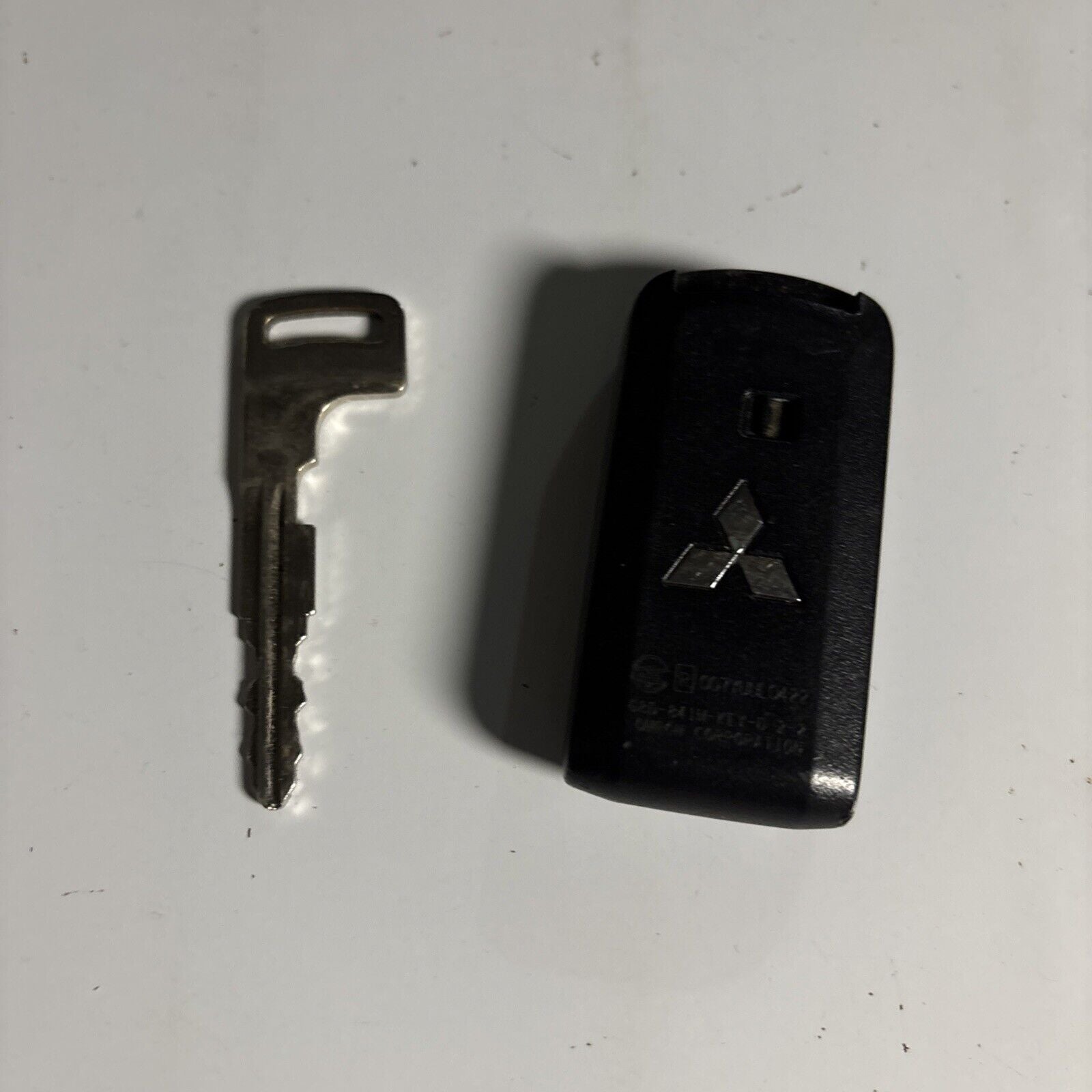 Genuine Mitsubishi Key Fob Genuine Smart Key G8D-841M-Key-D – Retro Unit