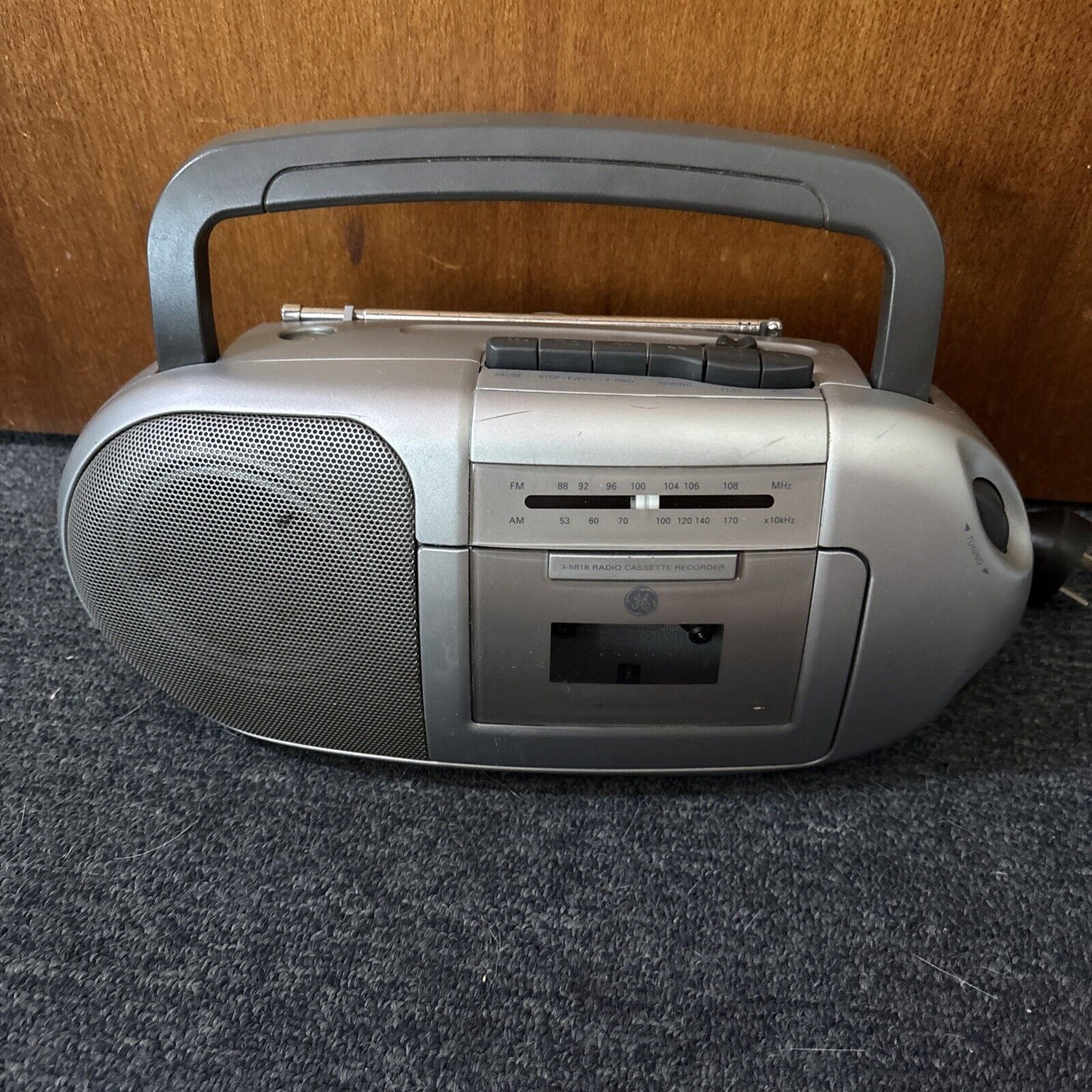 General Electric GE Portable Cassette Recorder Tape AM/FM Radio EA3-58 ...