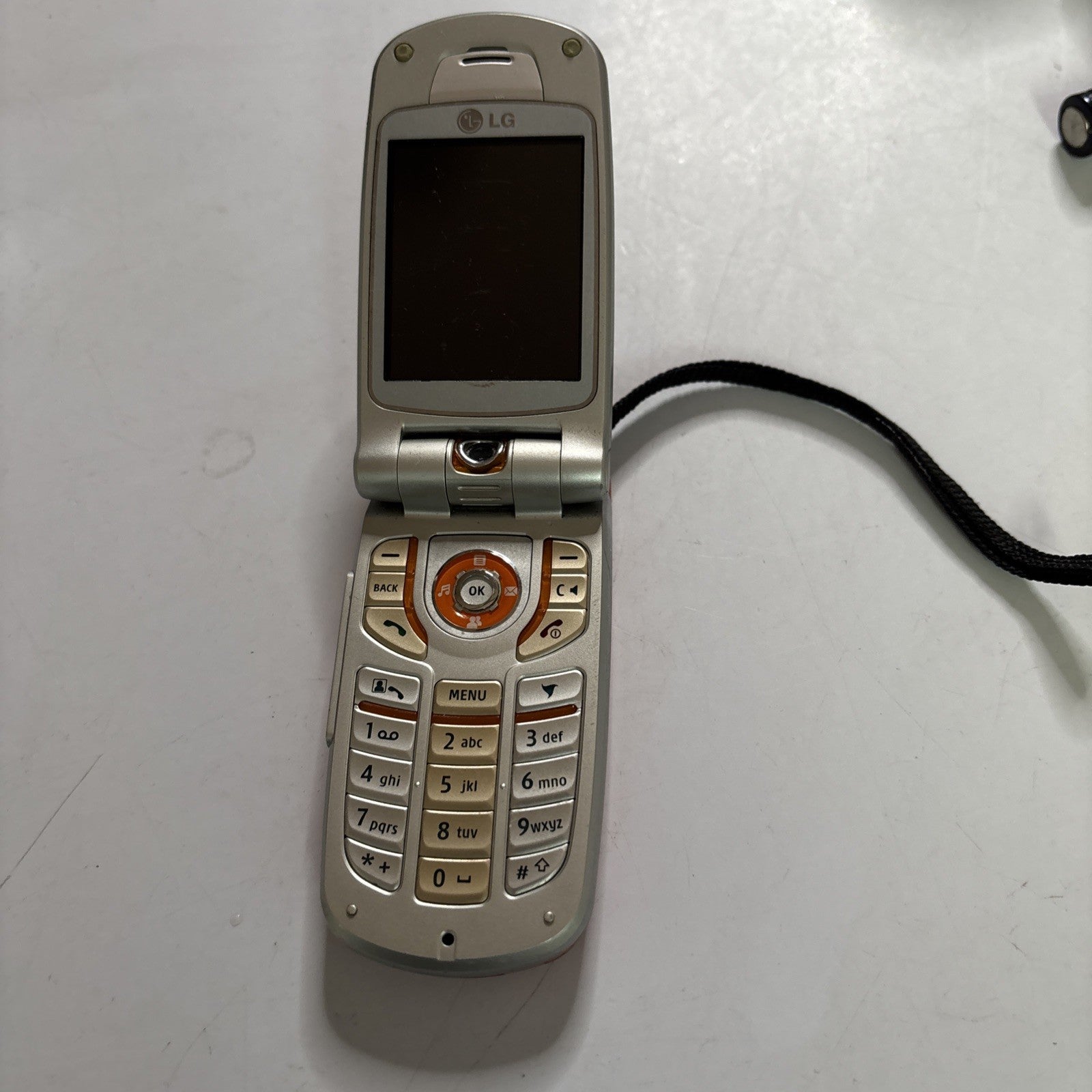 LG U8180 Clamshell Phone *No Battery Untested For Parts/Repair – Retro Unit