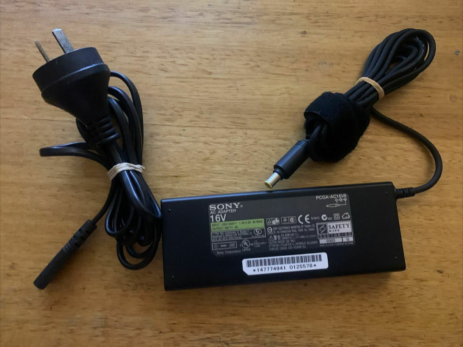 Genuine Sony VAIO AC Adapter PCGA-AC16V6 I/P: 100-240V 1.4-0.8A O/P: 1 ...