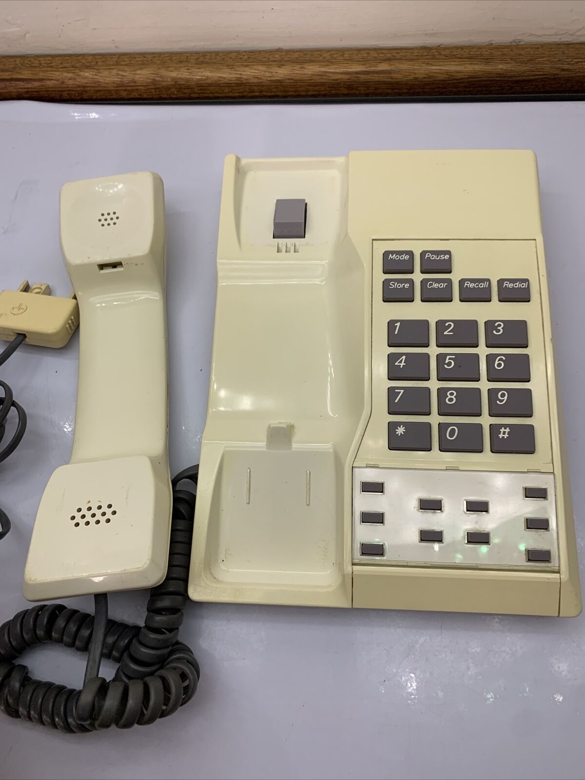 Telecom Corded Telephone Made In Australia NBN Compatible 550-200 24-9 ...