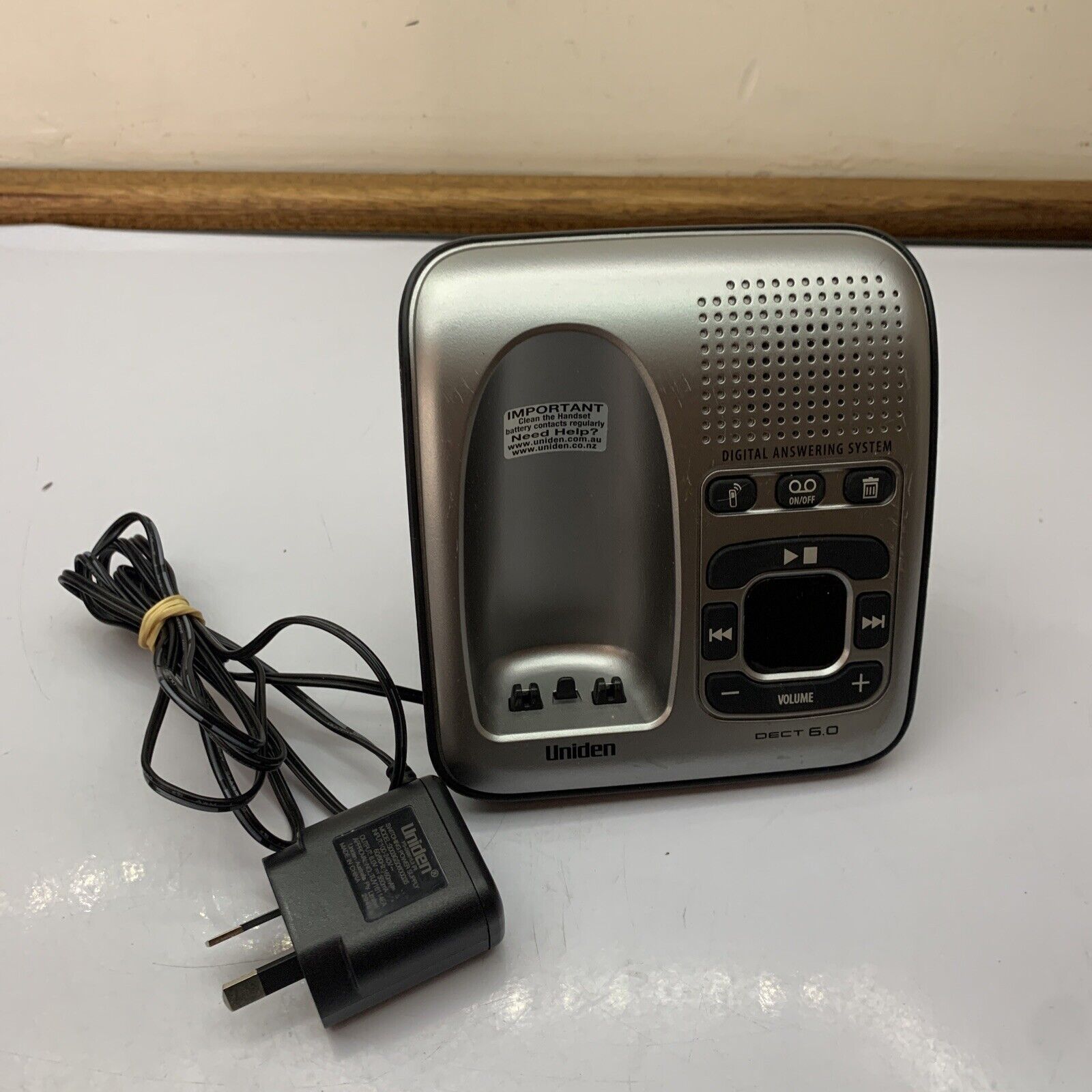 Uniden DECT1735+3 Base Charger Unit + PS635YL3(R) 6V Power Supply ...