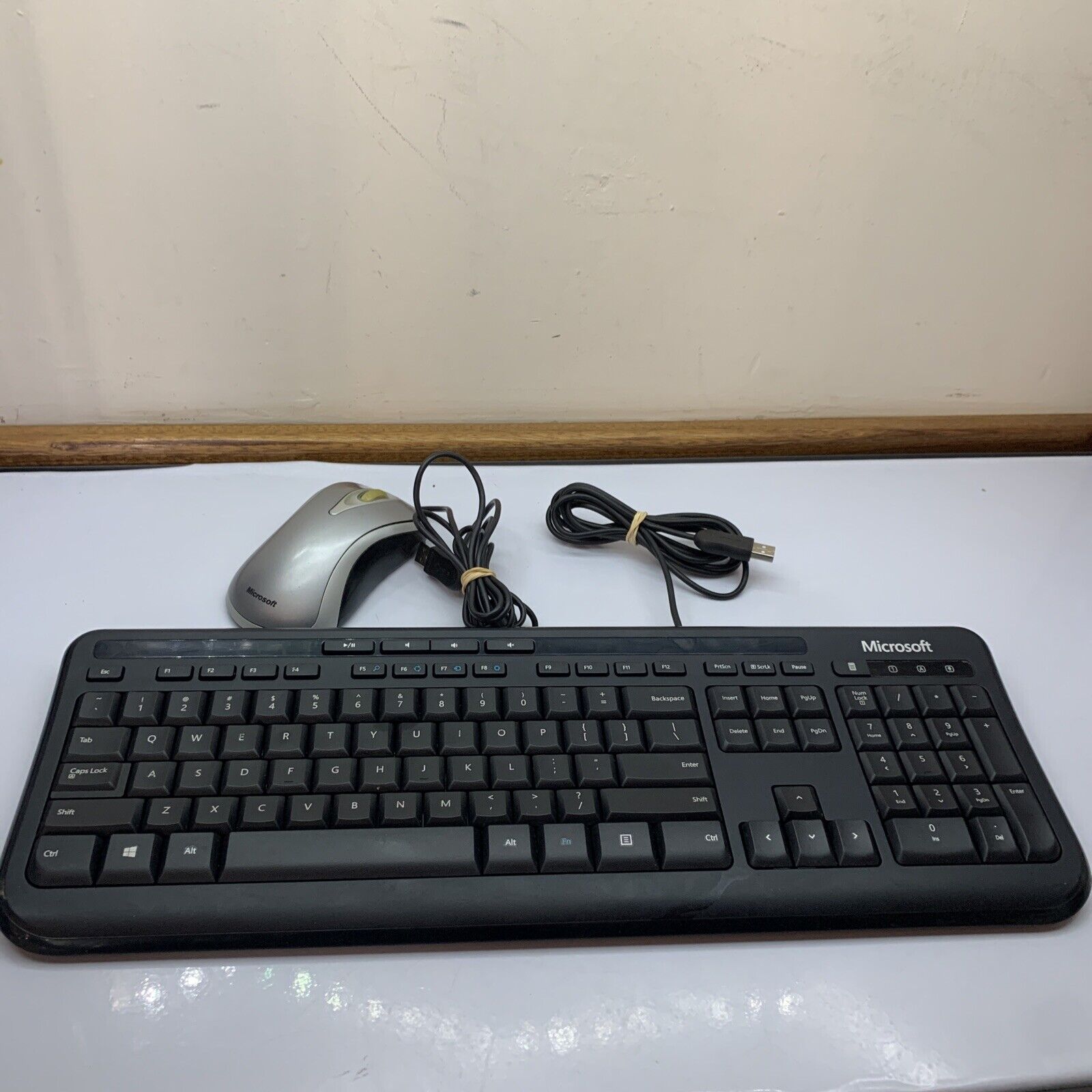 Microsoft Desktop 600 (APB-00022) Wired Keyboard and Comfort Mouse 300 ...
