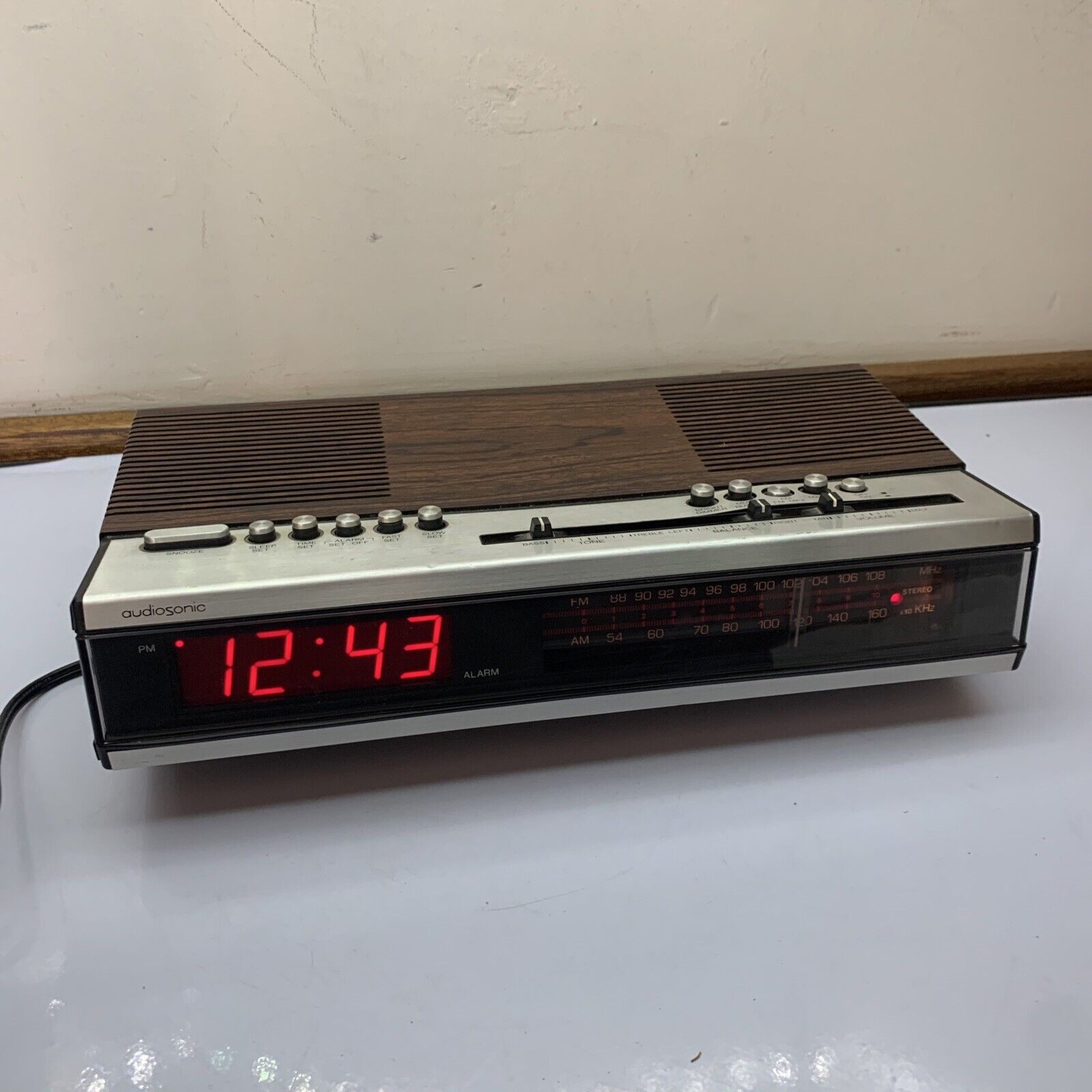 Audiosonic Alarm Clock Radio Vintage - Tested and Working – Retro Unit