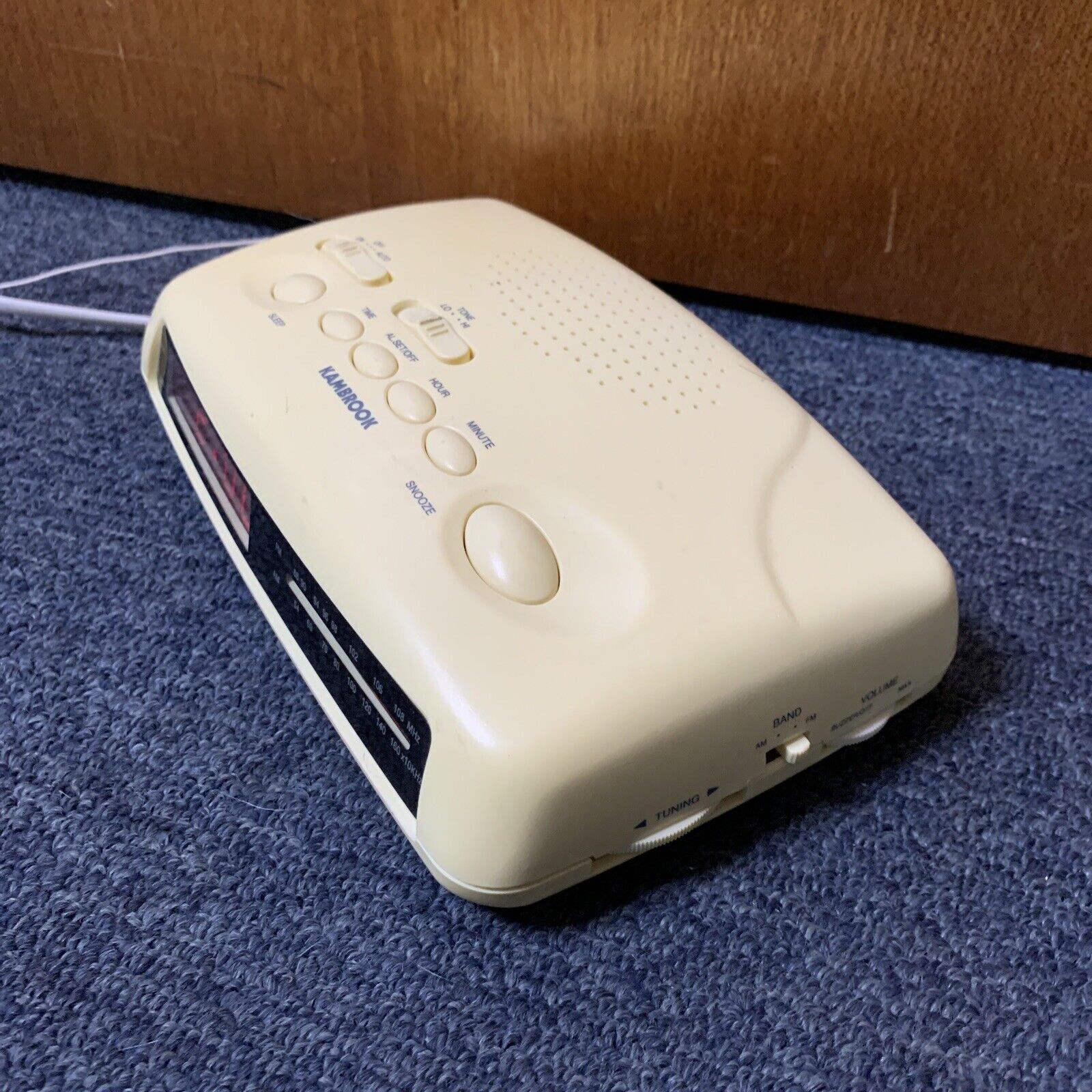 Kambrook KCR15 Radio Alarm Clock - Tested and working – Retro Unit