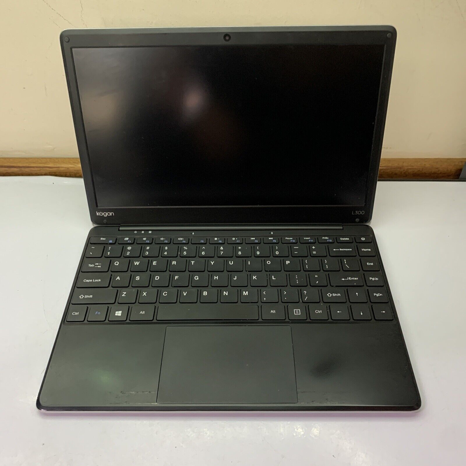 Kogan L300 Laptop 13.3" 4GB Ram KAL13L300SA *Doesn't Turn On For Parts ...