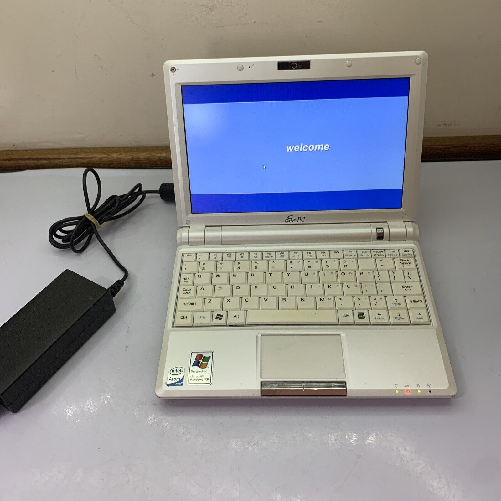 ASUS EEE PC 900A Laptop Intel Atom 1.6Ghz 2Gb RAM 16GB Windows XP ...