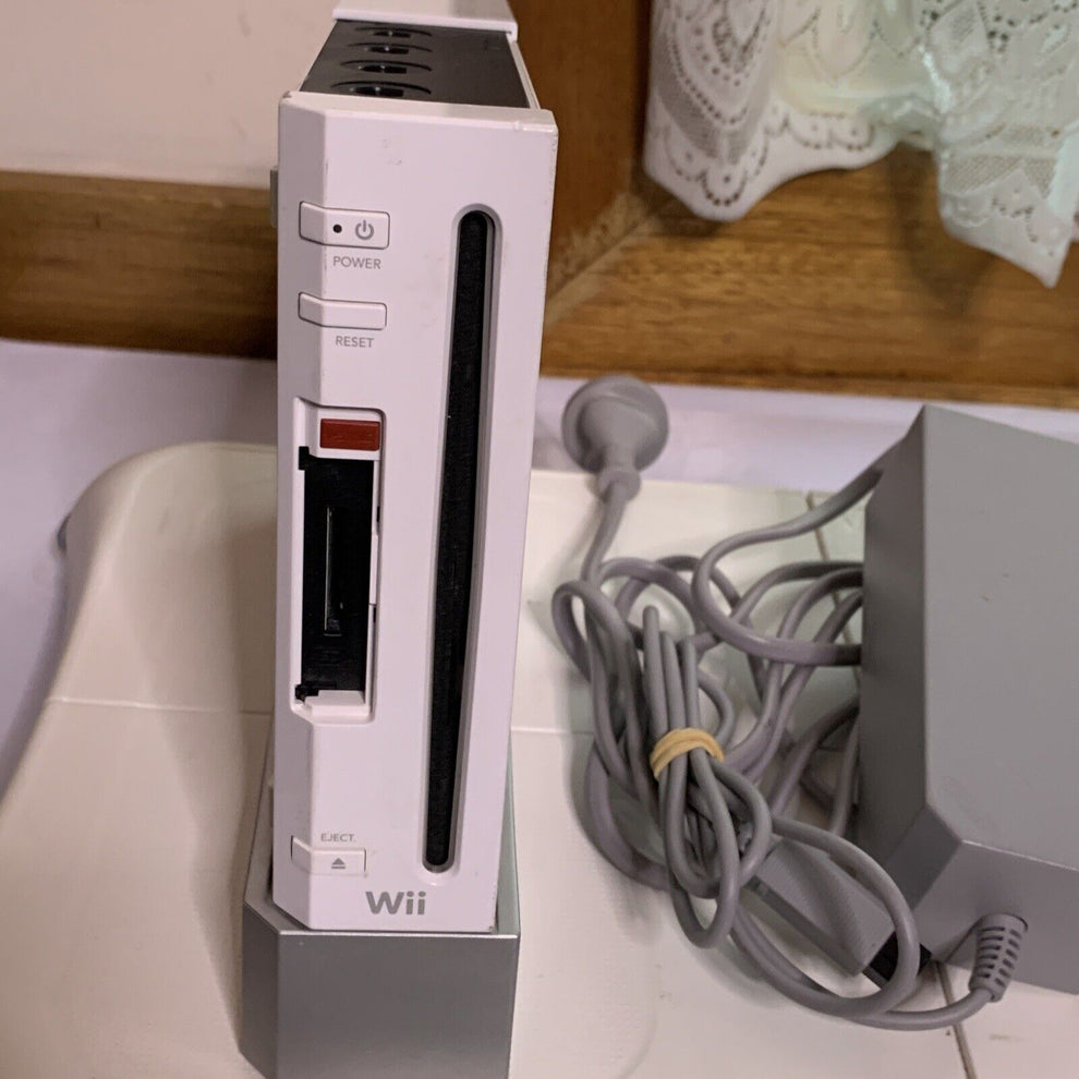 Nintendo Wii Console Fit Bundle Complete with Game and Balance Board ...