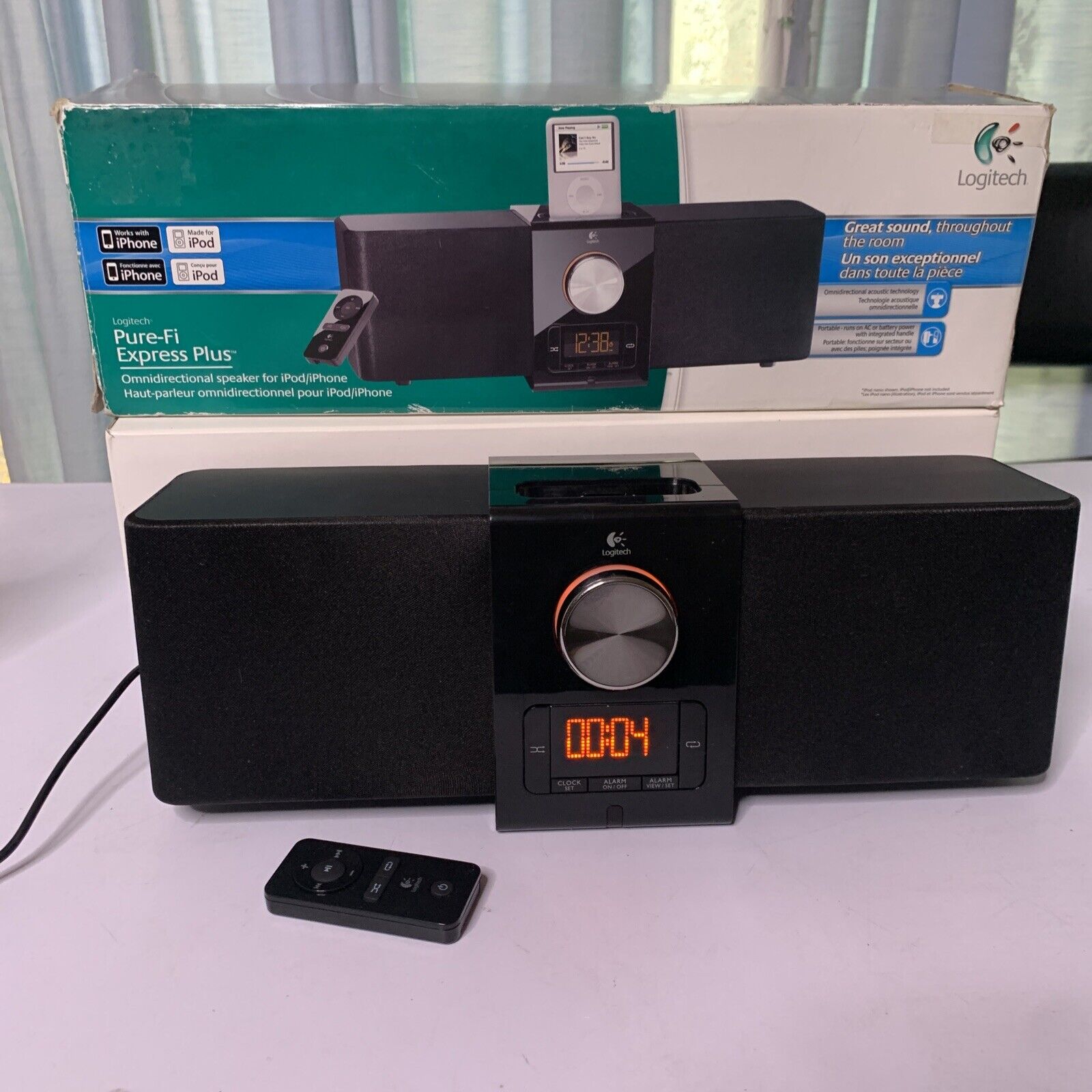 Logitech Pure Fi Express Plus 30-Pin iPhone iPod Speaker Dock & Alarm ...