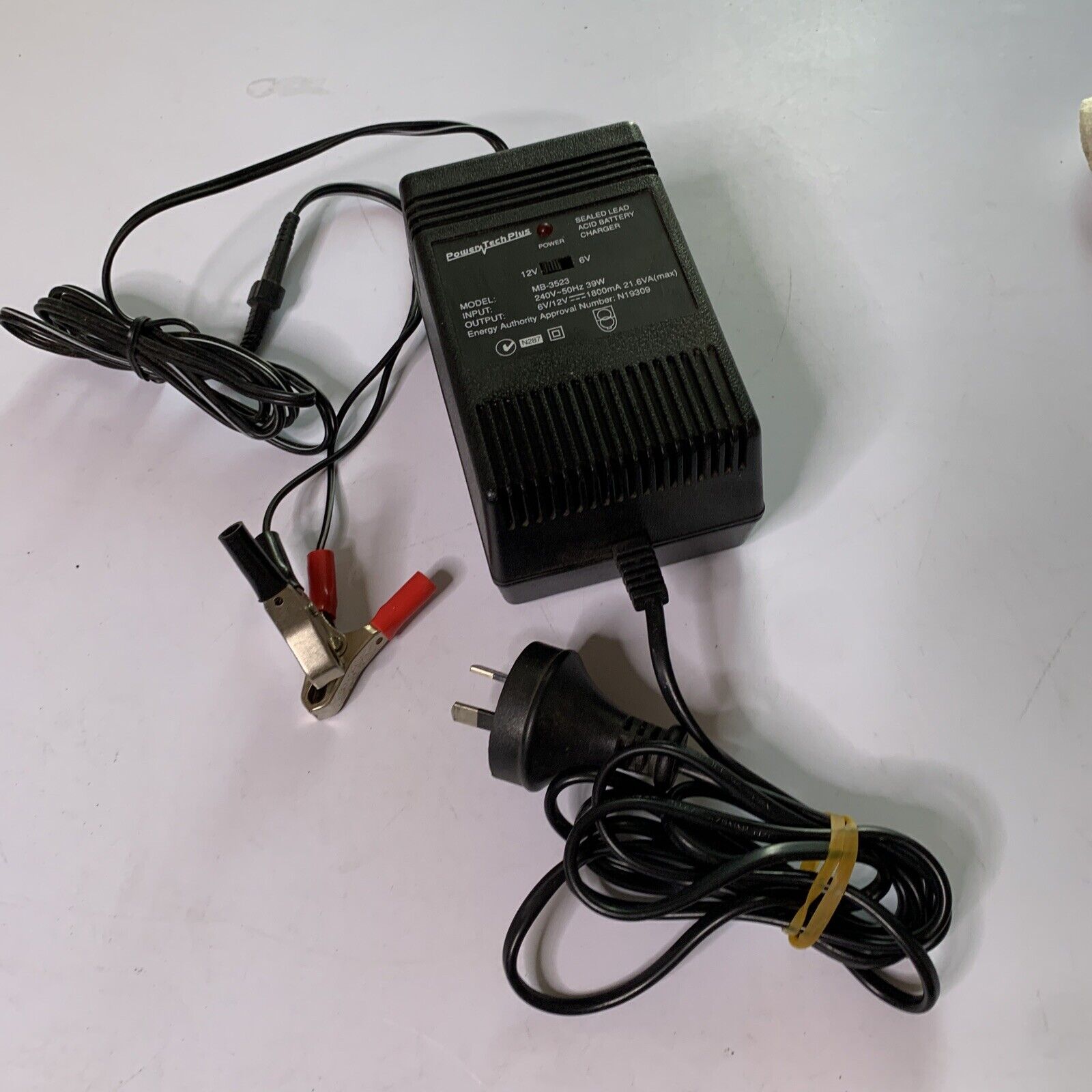 Power Tech Plus Battery Charger for Sealed Lead Acid Battery 6V/12V MB ...