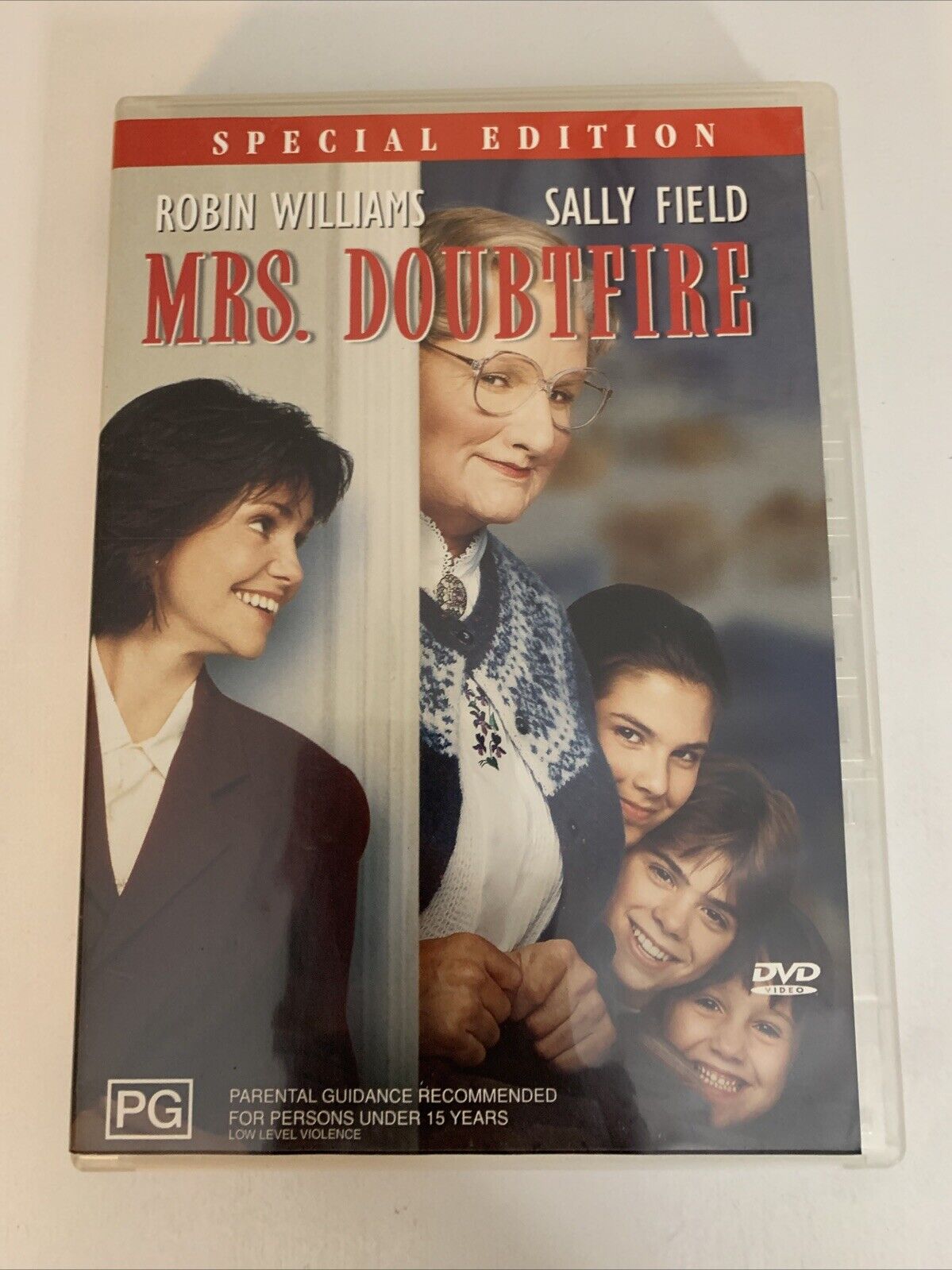 Mrs Doubtfire (DVD, 1993) Sally Field, Robin Williams Region 4 – Retro Unit