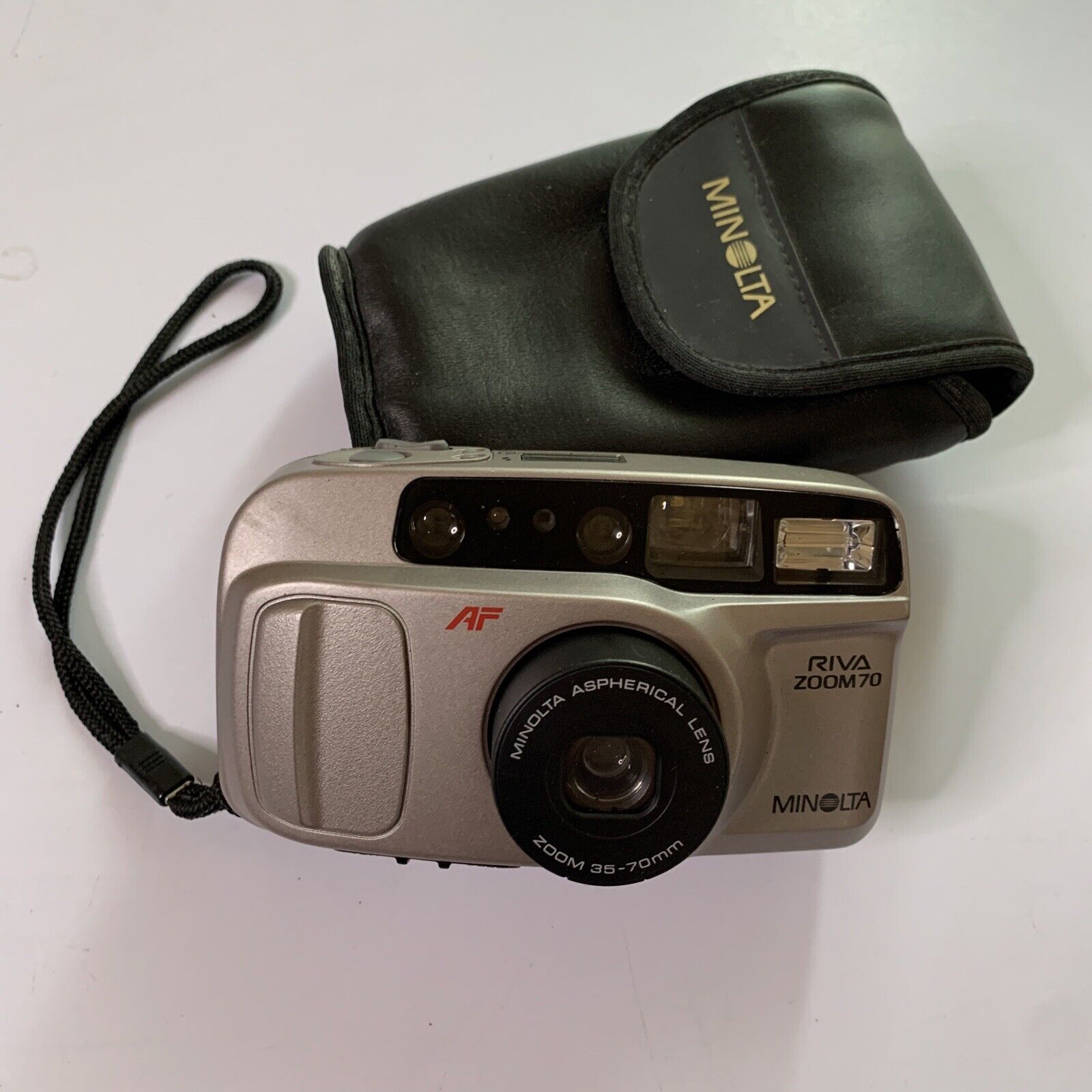 Minolta Riva Zoom 70 35mm Film Camera 35-70mm Zoom with Case – Retro Unit