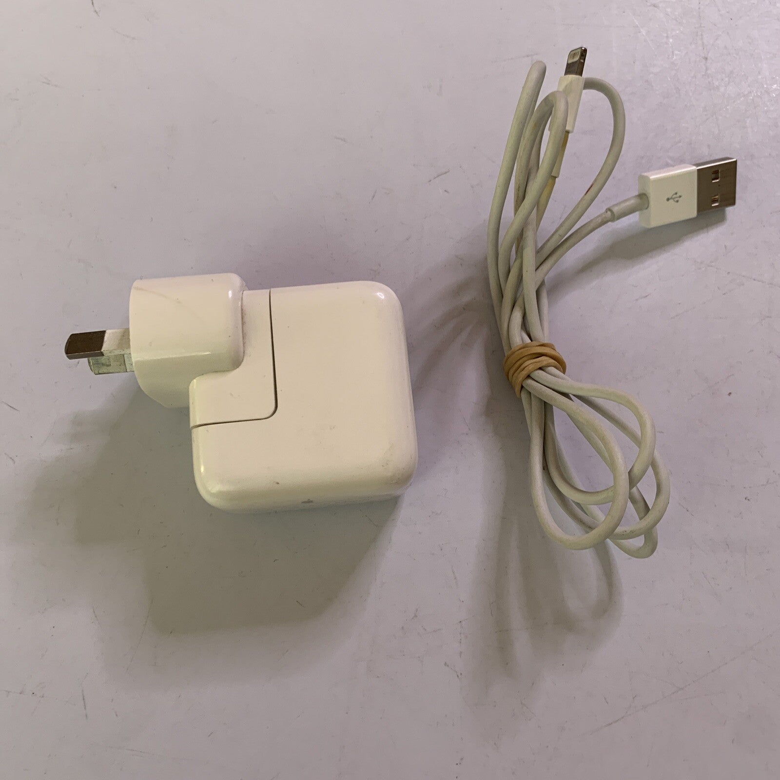 Geniune Apple A1357 OEM Wall USB Charger With Lightning Cable – Retro Unit