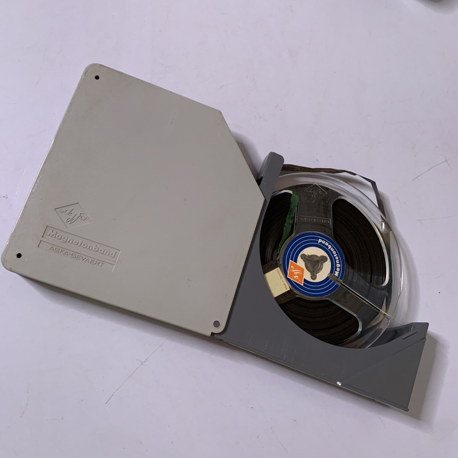 Agfa Reel Tape with Case – Retro Unit