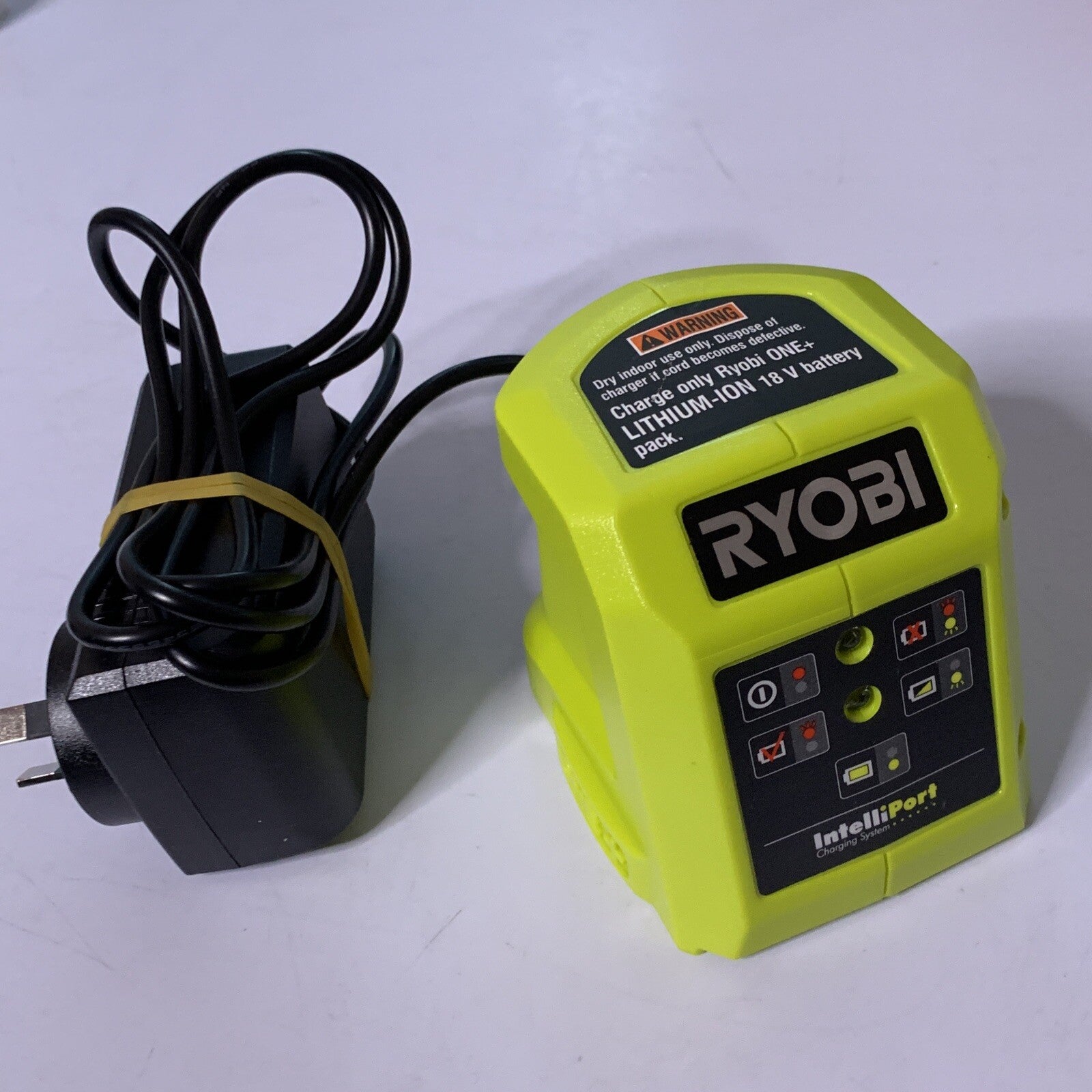 Ryobi One + 18V Battery charger RC18115 18V 1.5A – Retro Unit