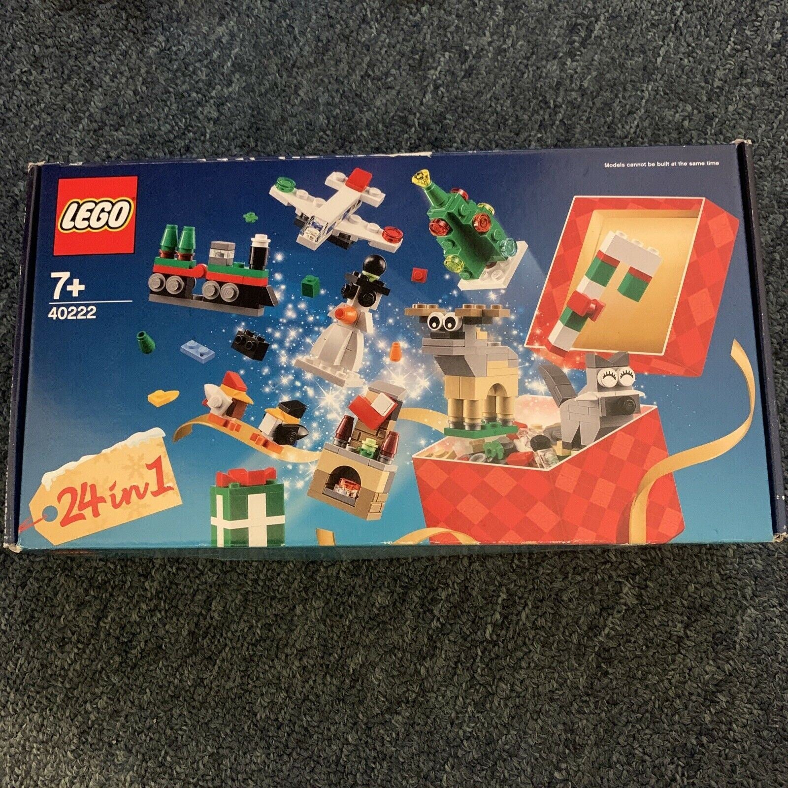 LEGO 40222 24-in-1 Christmas Build-Up – Retro Unit