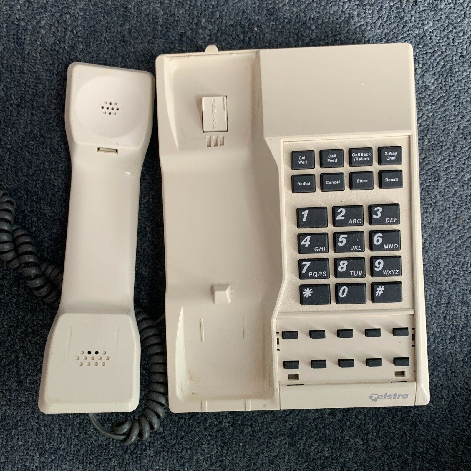Telstra TF400C Touchfone Landline Corded telephone – Retro Unit