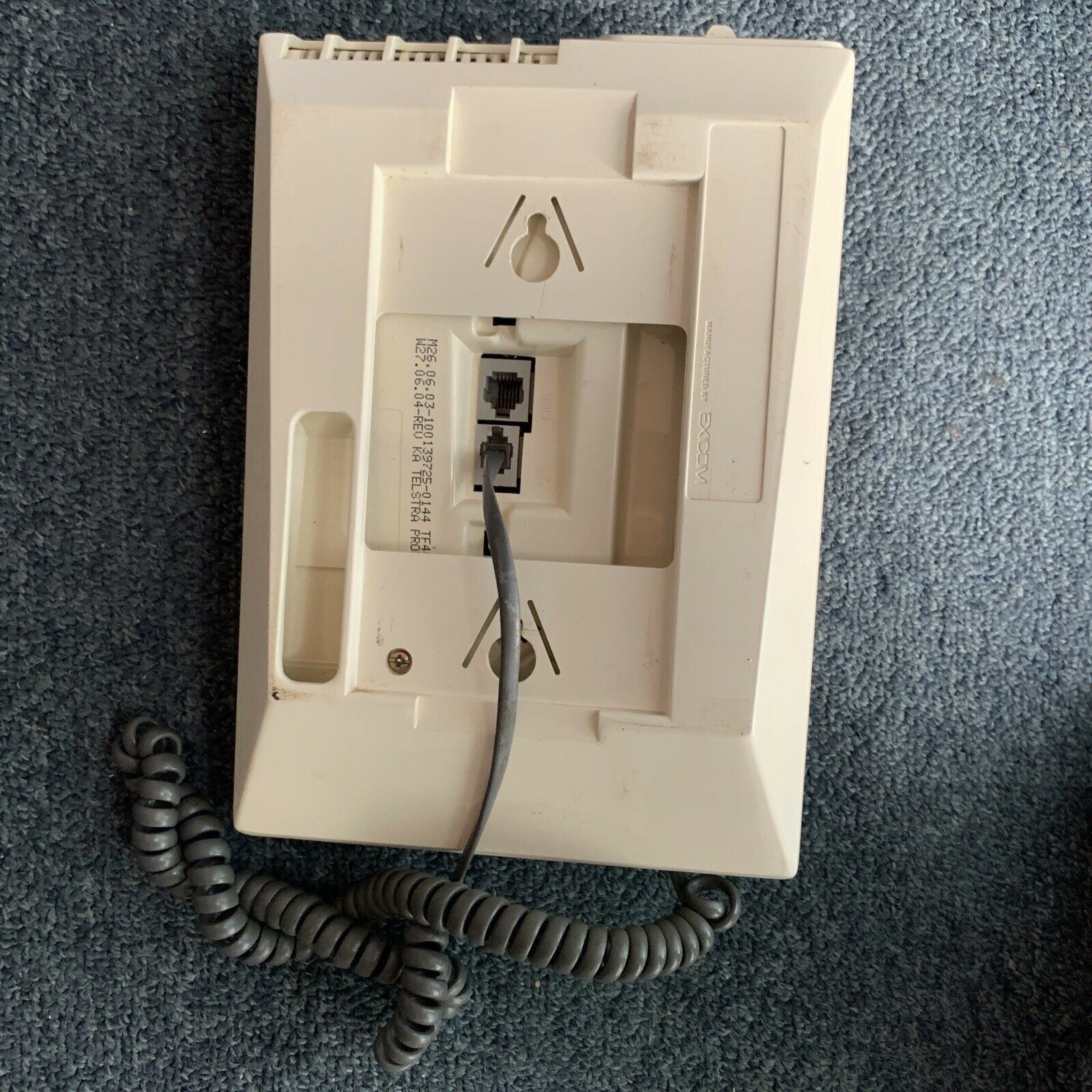 Telstra TF400C Touchfone Landline Corded telephone – Retro Unit