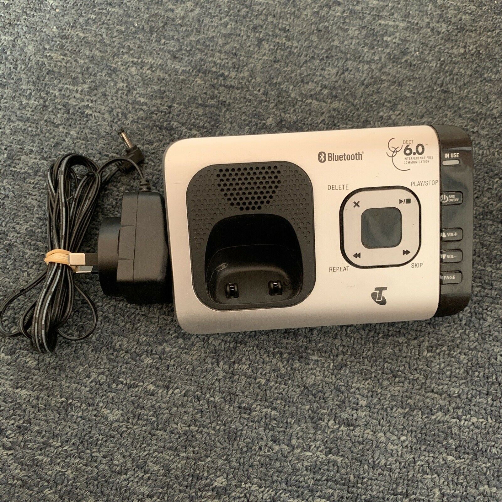 Telstra 13550 Twin Base Charger & AC Adapter S003IS06000045 – Retro Unit