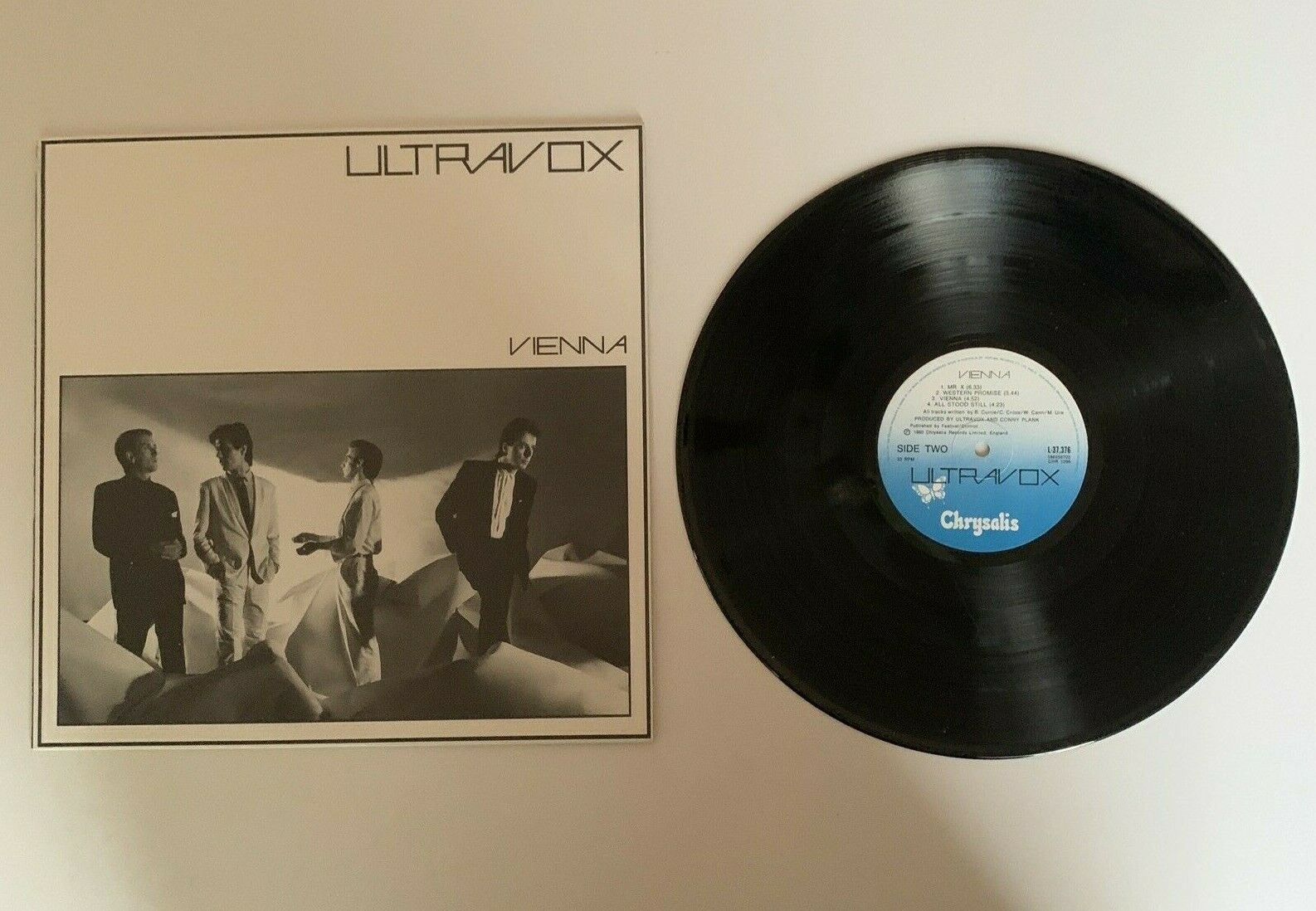Ultravox – Vienna (Vinyl Record, 1980) – Retro Unit