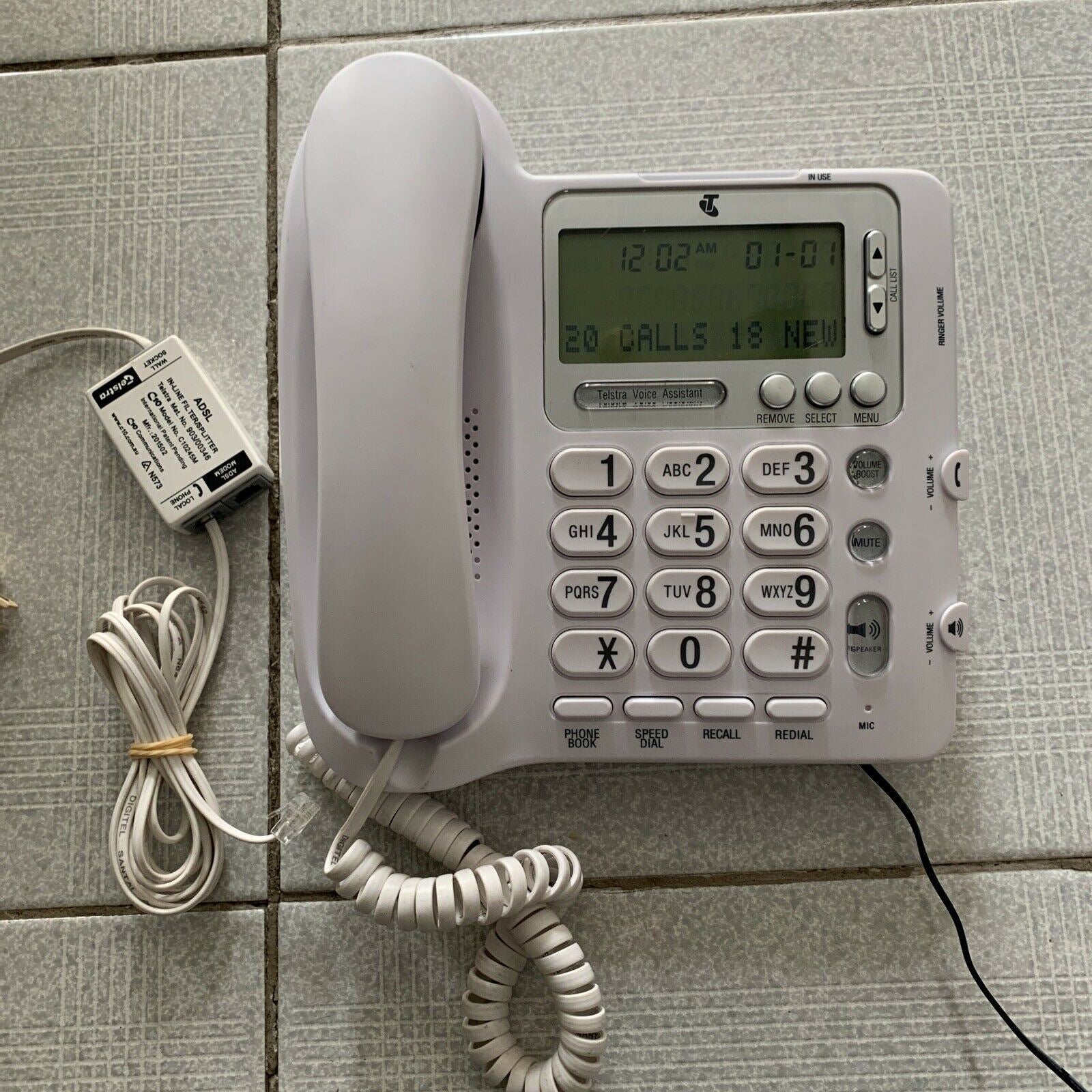 Telstra T800 LARGE BUTTON CORDED PHONE – Retro Unit