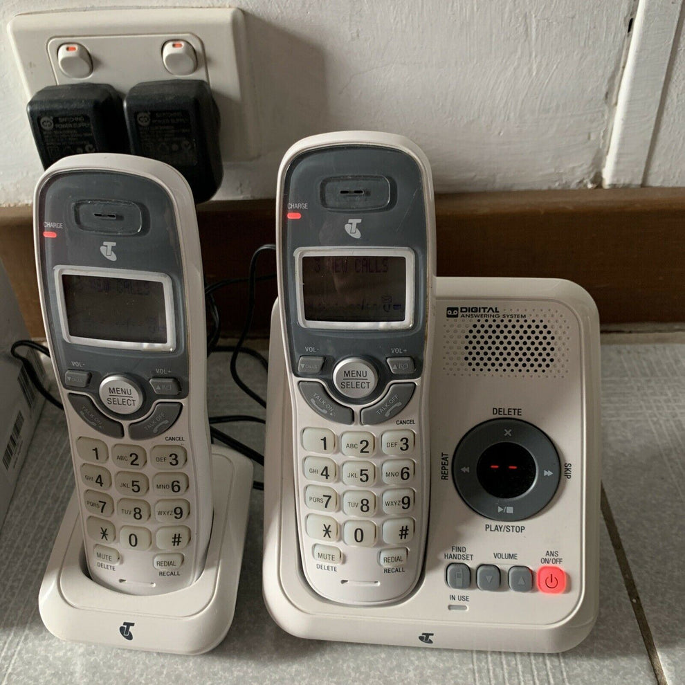Telstra 12250 Twin DECT Cordless Phone – Retro Unit