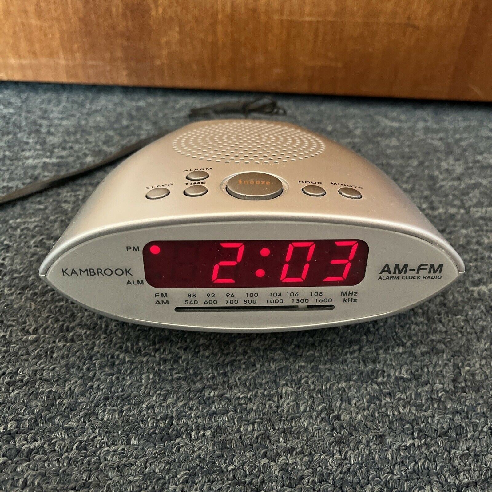 Kambrook AM-FM Alarm Clock Radio KCR30 – Retro Unit