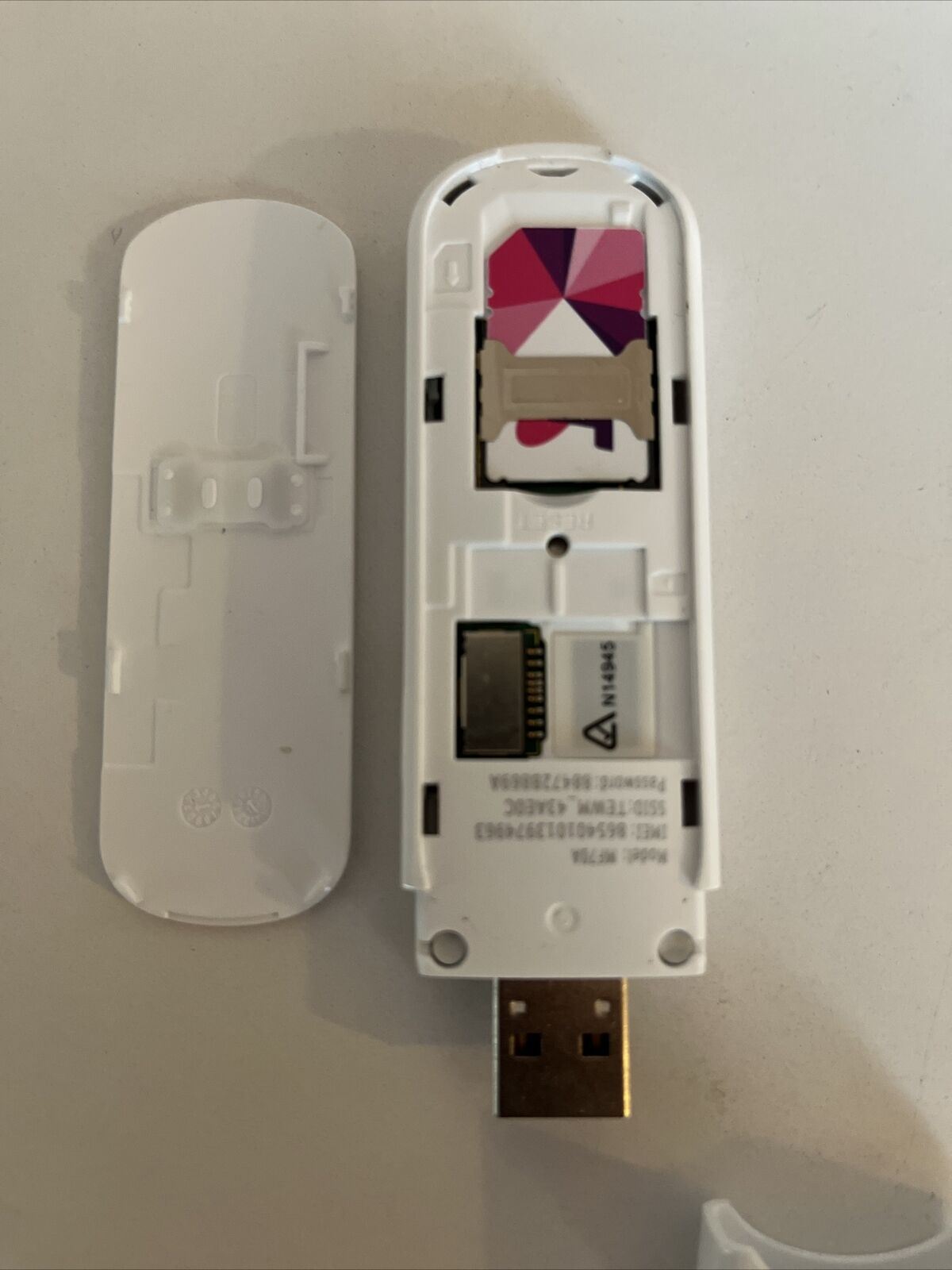 Telstra Prepaid 3G USB + WIFI Modem Router ZTE MF70A – Retro Unit