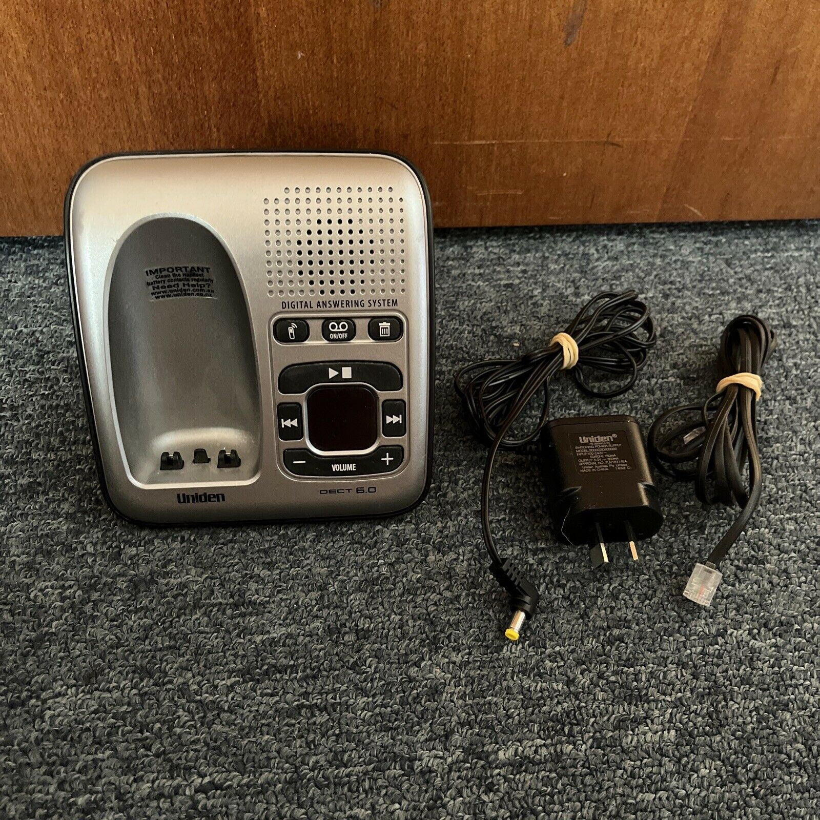 Uniden DECT1735+3 Base Station & AC Adaptor S003GS0600035 6v – Retro Unit