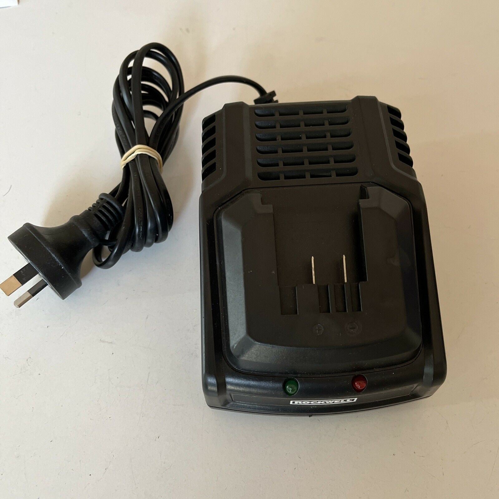 Genuine Rockwell RW9897 18V Battery Fast Charger – Retro Unit
