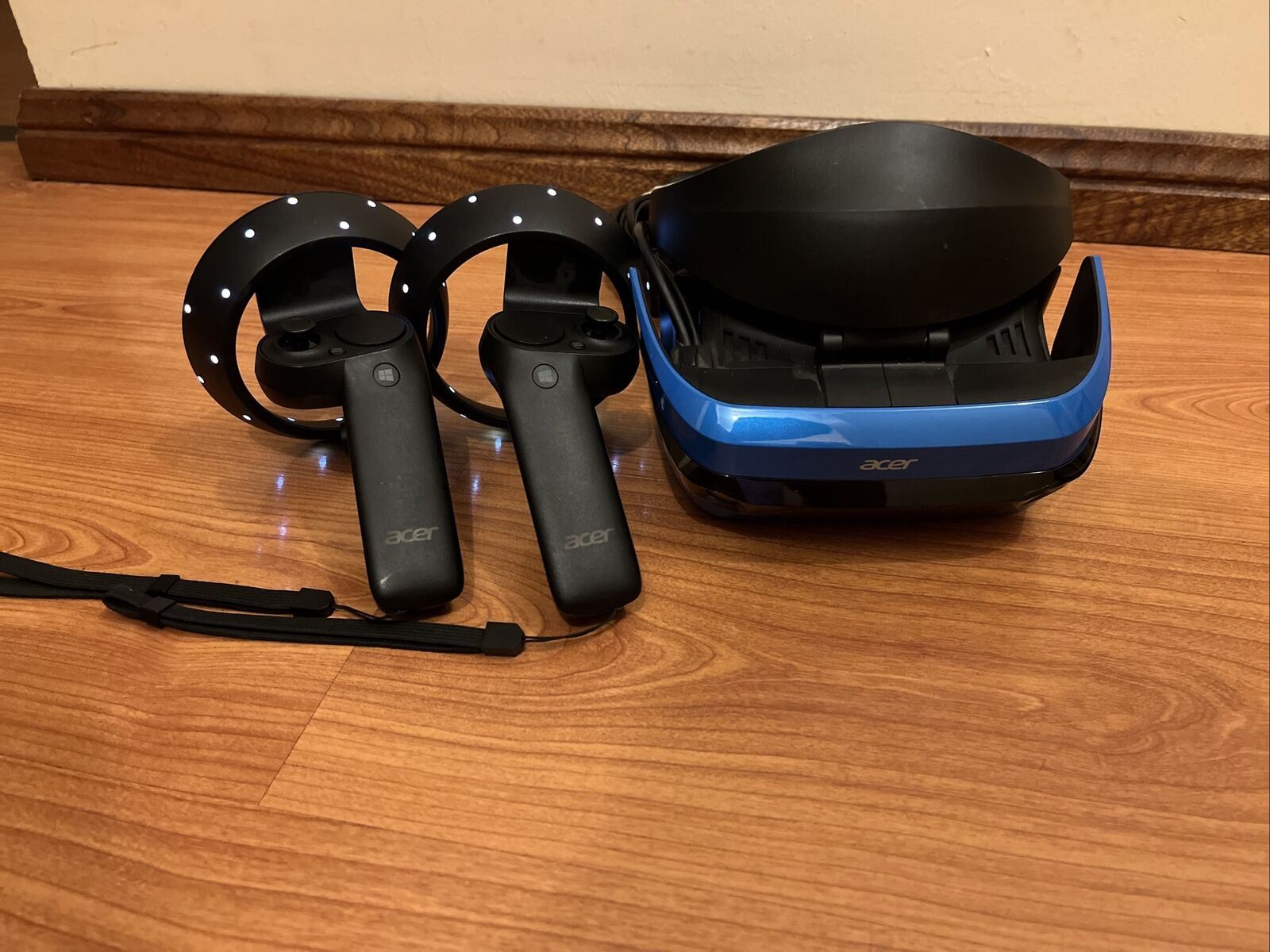 Acer Windows Mixed Reality Headset with 2x Motion Controllers H7001 VR ...