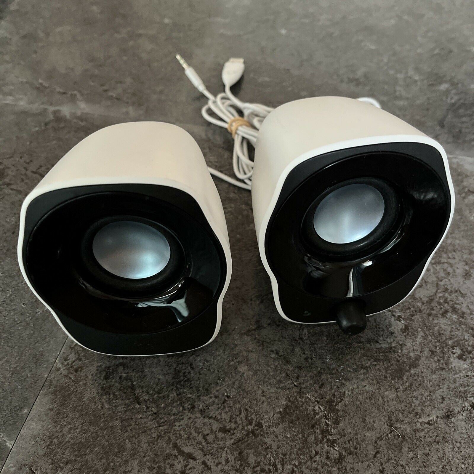 Logitech Z120 Mini Stereo Speakers 2.0 - White USB Powered – Retro Unit