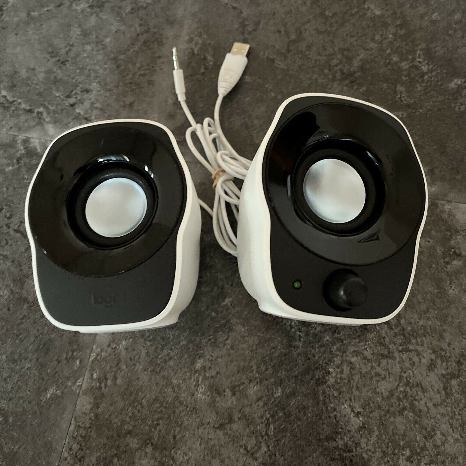 Logitech Z120 Mini Stereo Speakers 2.0 - White USB Powered – Retro Unit