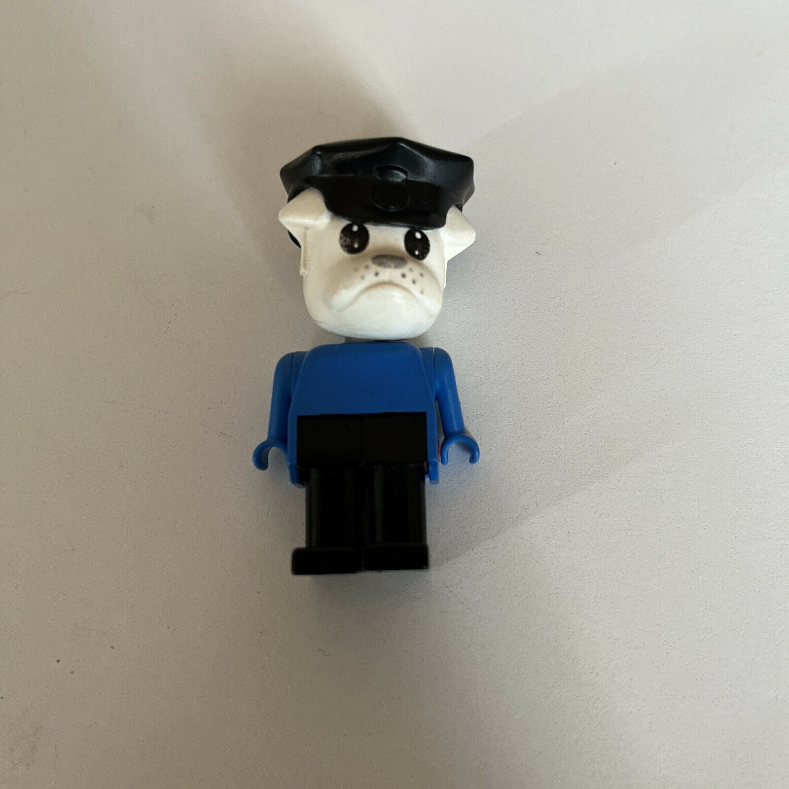 LEGO FAB2B: Fabuland Figure Bulldog 2 with Police Hat – Retro Unit