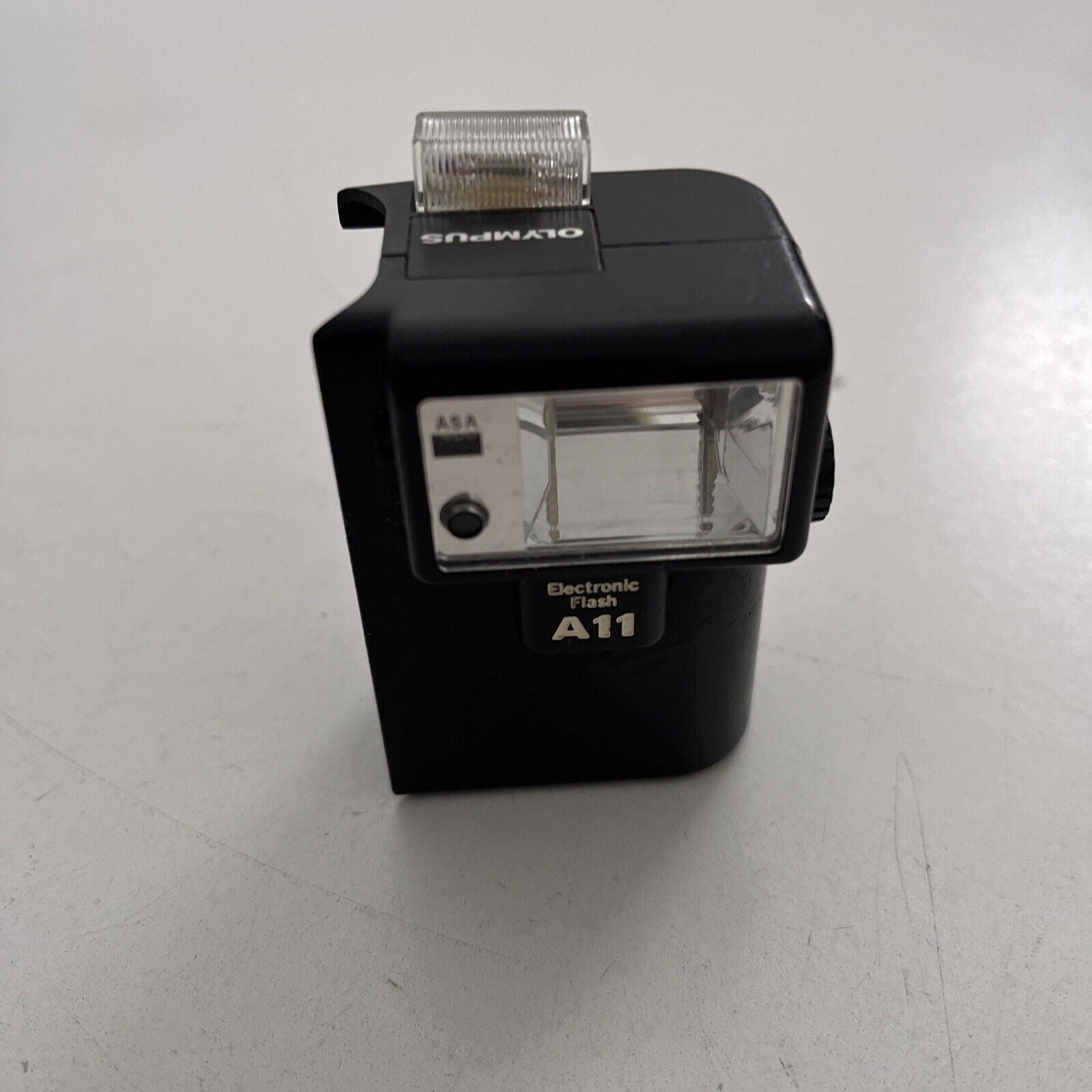 Olympus A11 Electronic Flash – Retro Unit
