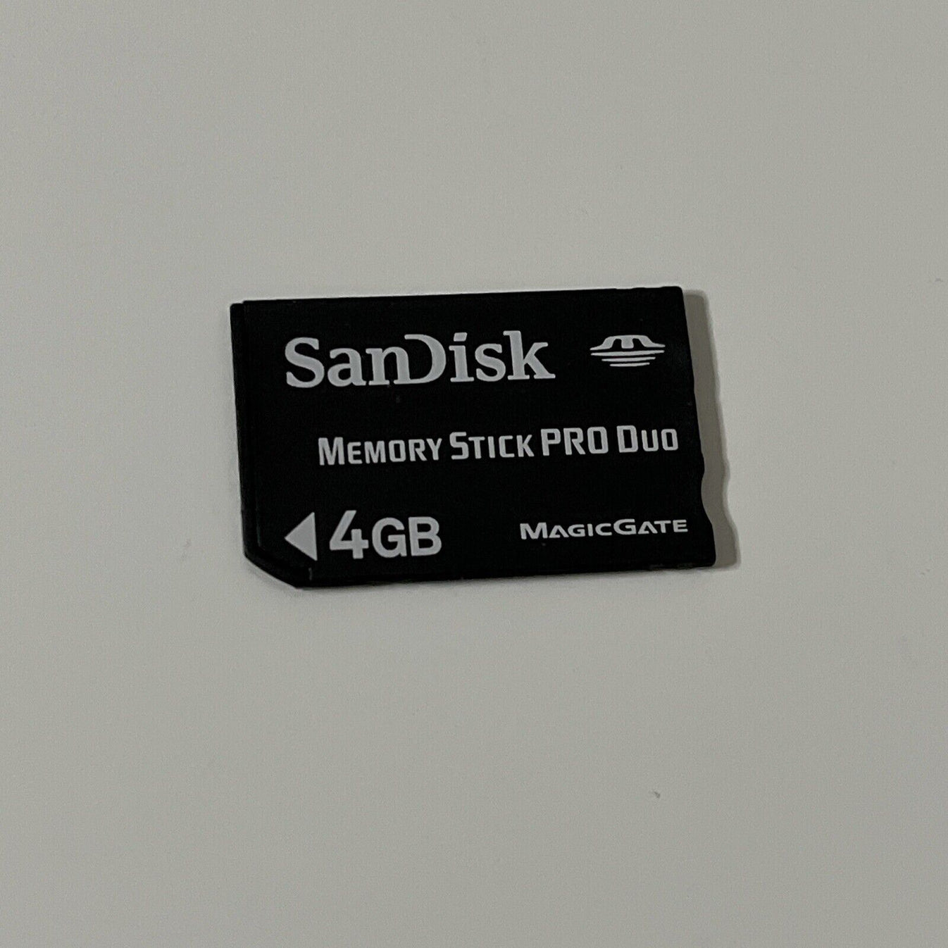 SanDisk 4 GB Memory Stick Pro Duo – Retro Unit