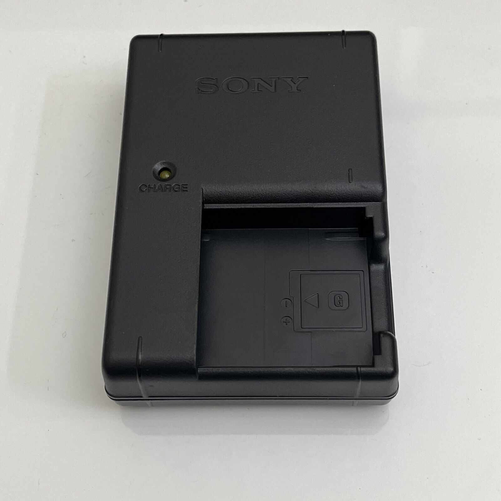 Sony BC-CSGB Genuine Battery Charger for NP-BG1 & NP-FG1 Battery ...
