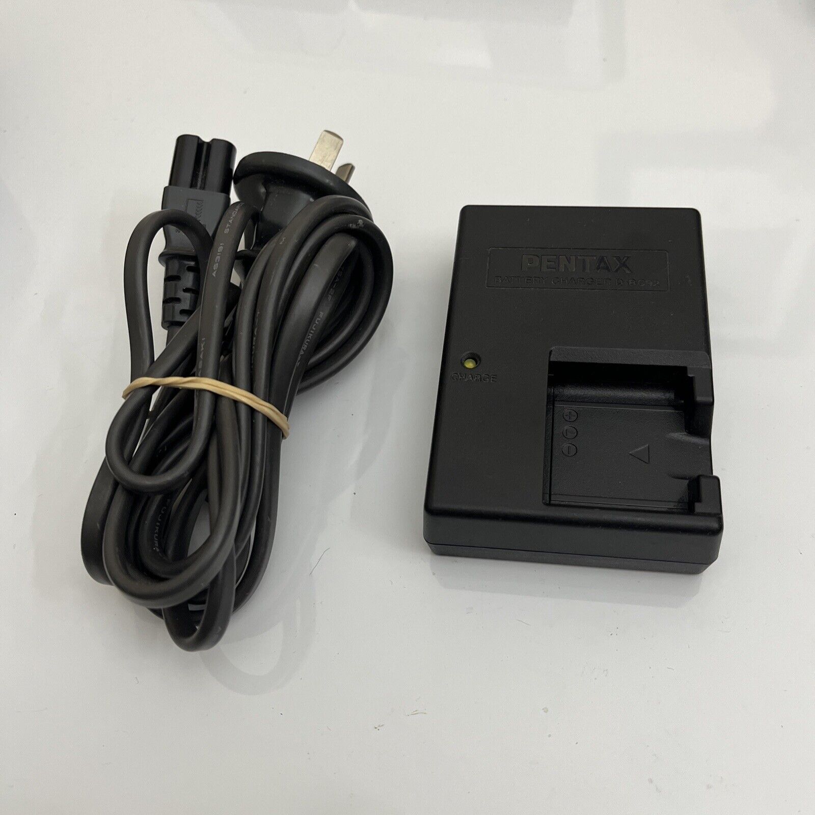 Genuine Pentax Battery Charger D-BC92 for Ricoh Pentax D-LI92 battery ...