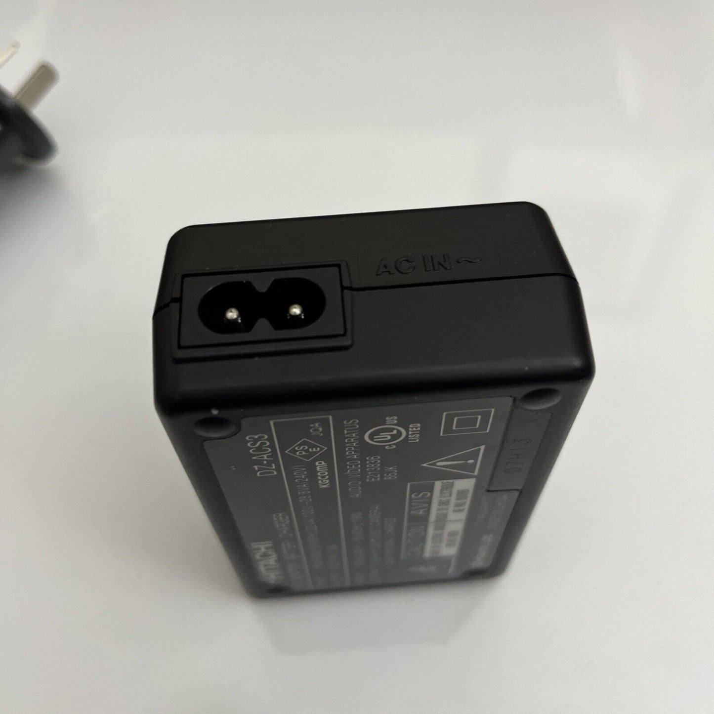 Genuine Hitachi DZ-ACS3 Battery Charger for Camcorder Camera Battery ... Genuine Hitachi DZ-ACS3 Battery Charger for Camcorder Camera Battery ...