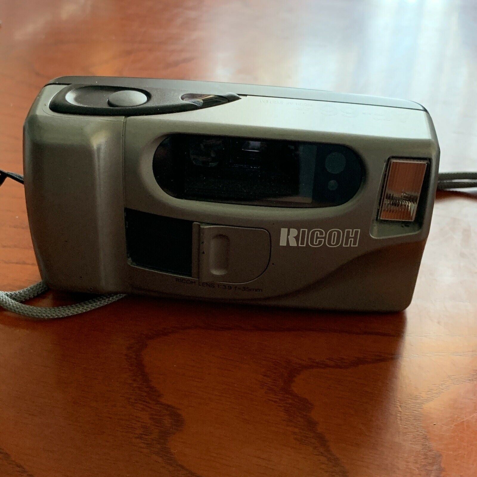 Ricoh AF-66 Autofocus Point-and-Shoot Camera for 35mm film – Retro Unit