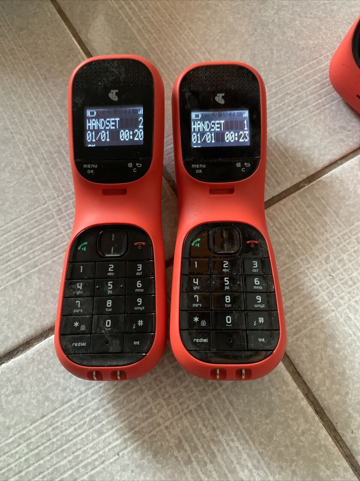 Telstra Digital Twin Cordless Telephone DECT Colombo Neue - Coral Red ...