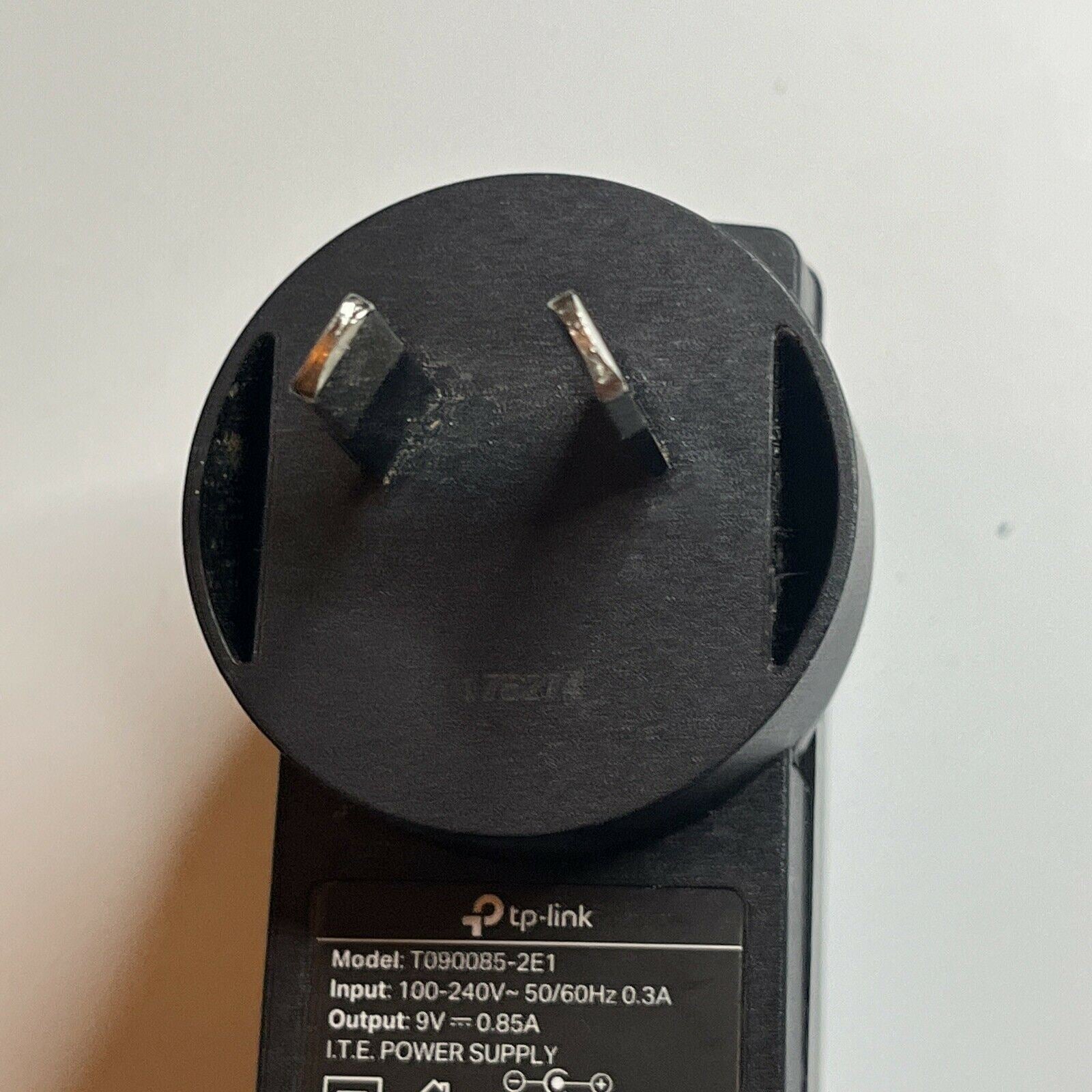 Genuine Tp-Link T090085-2E1 AC Adapter 9V 0.85A for Router – Retro Unit