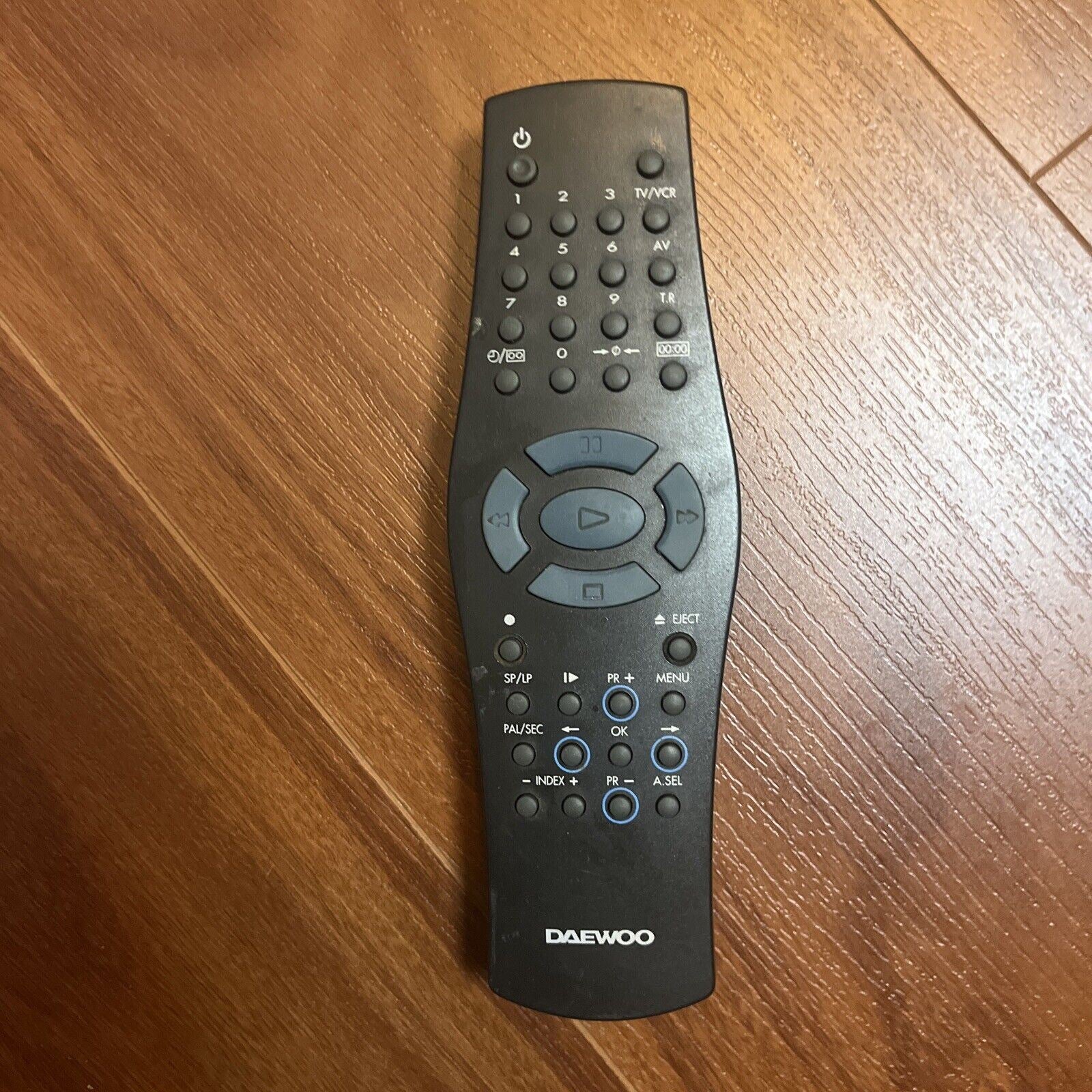 Daewoo Remote Control for TV VCR *missing battery lid* – Retro Unit