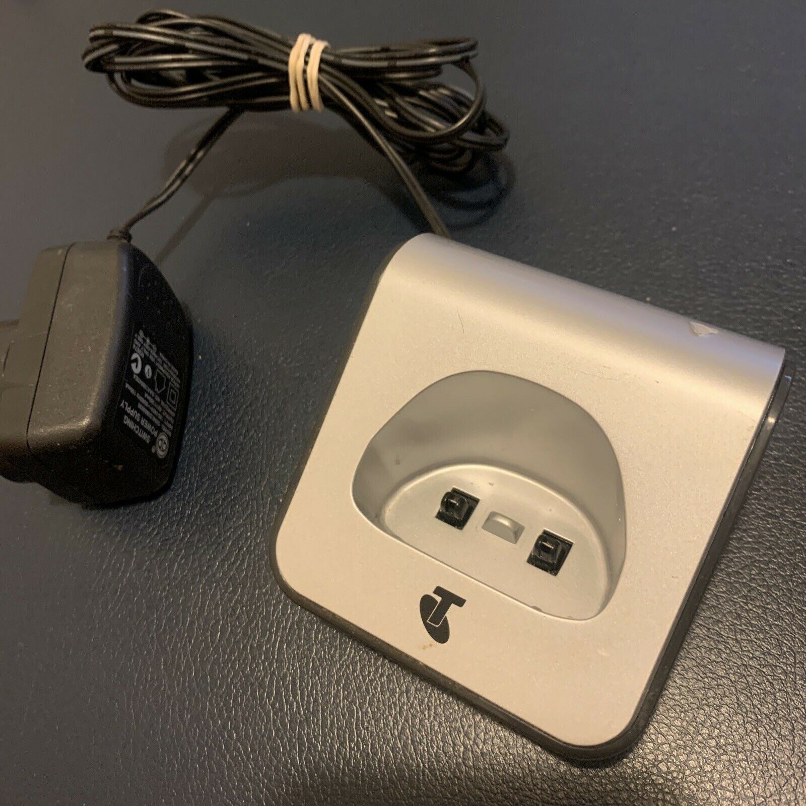 Telstra 9750 Extension Charger With Adapter – Retro Unit